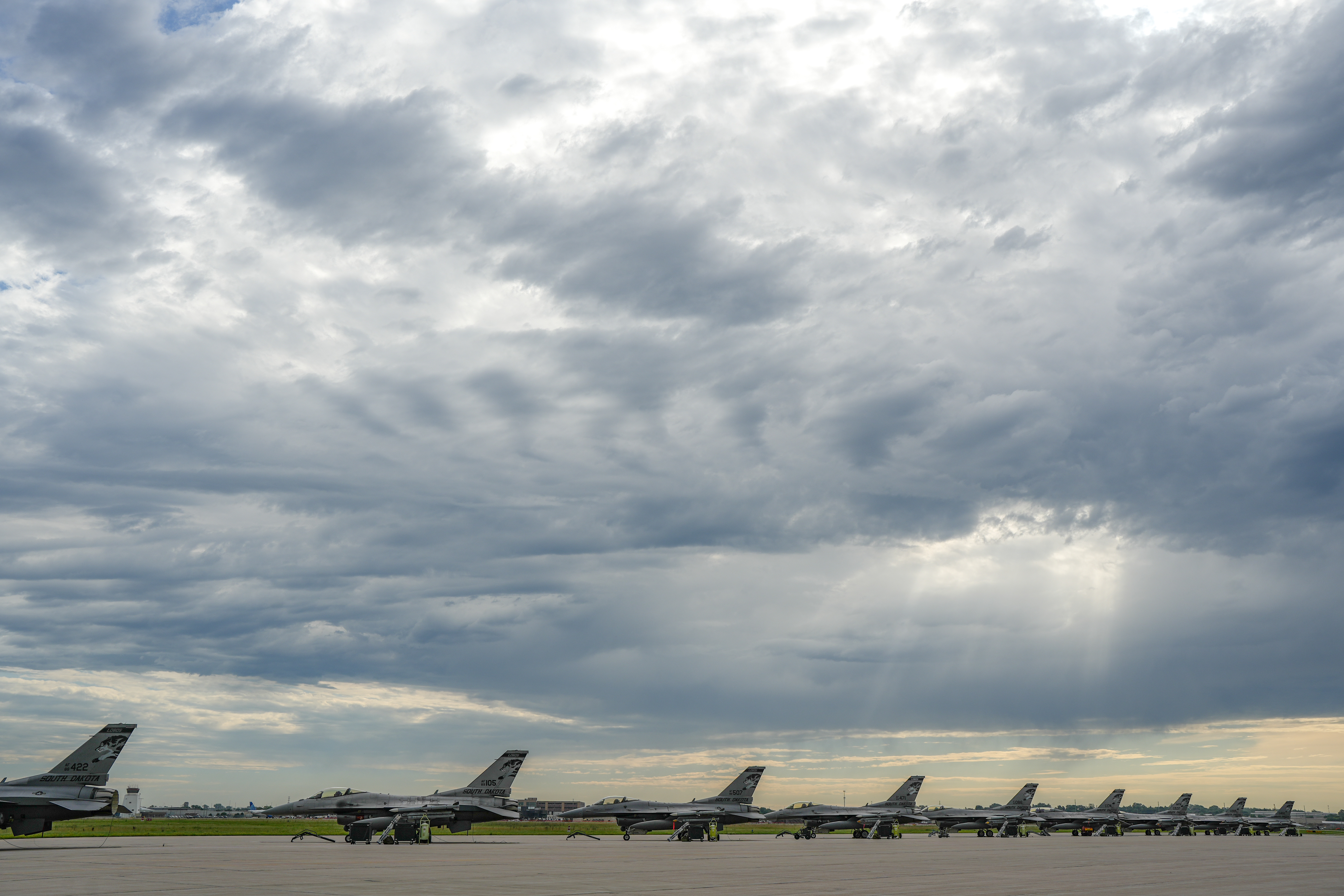114th Fighter Wing conducts elephant walk > 114th Fighter Wing > Display