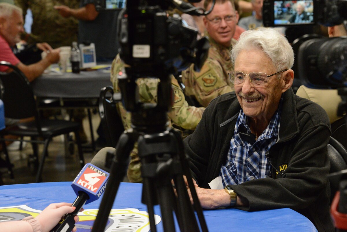 185th ARW celebrates veteran turning 100 years old > 185th Air ...