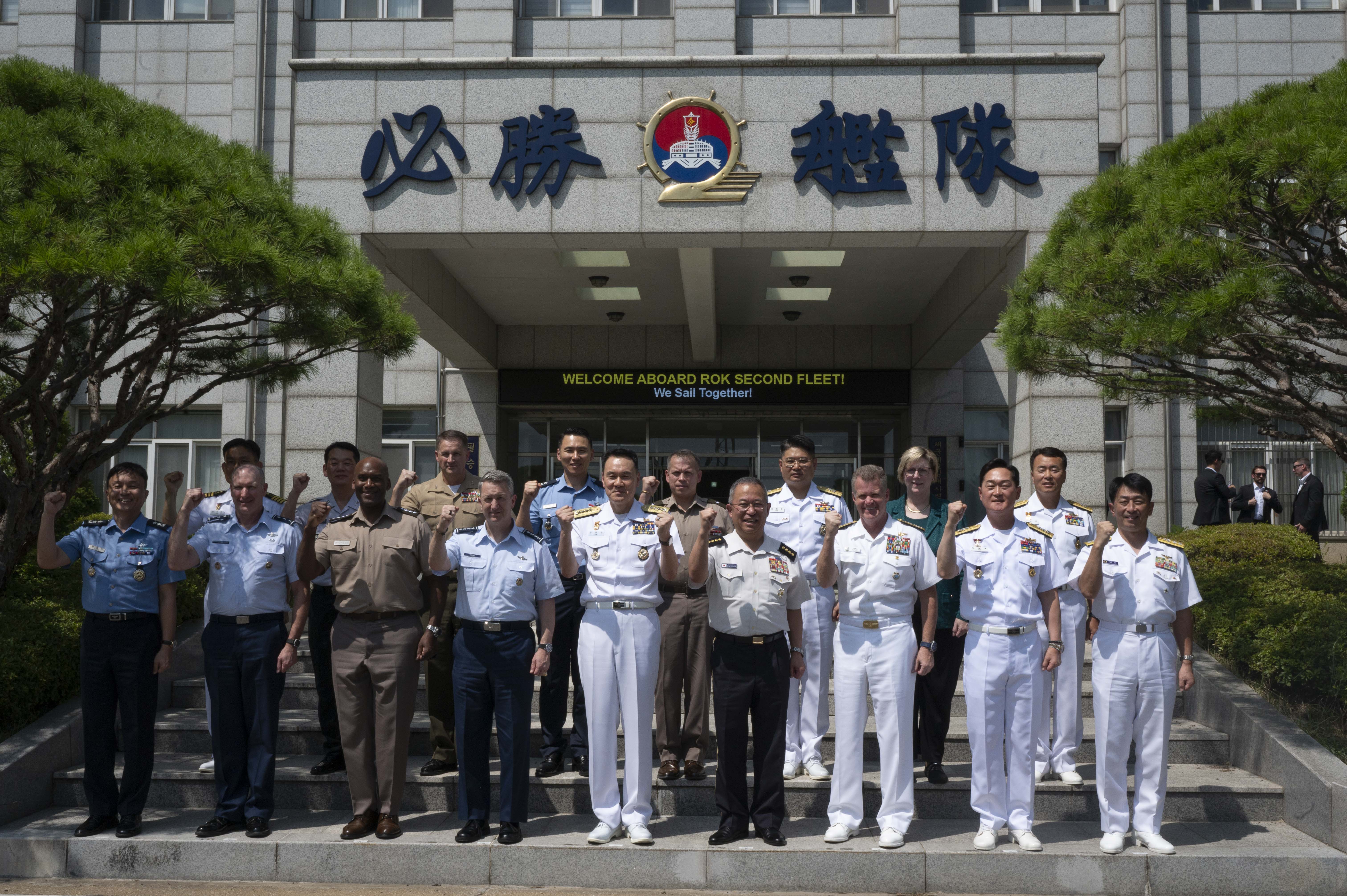 U.S. Indo-Pacific Commander Joins Trilateral Chiefs of Defense in South ...