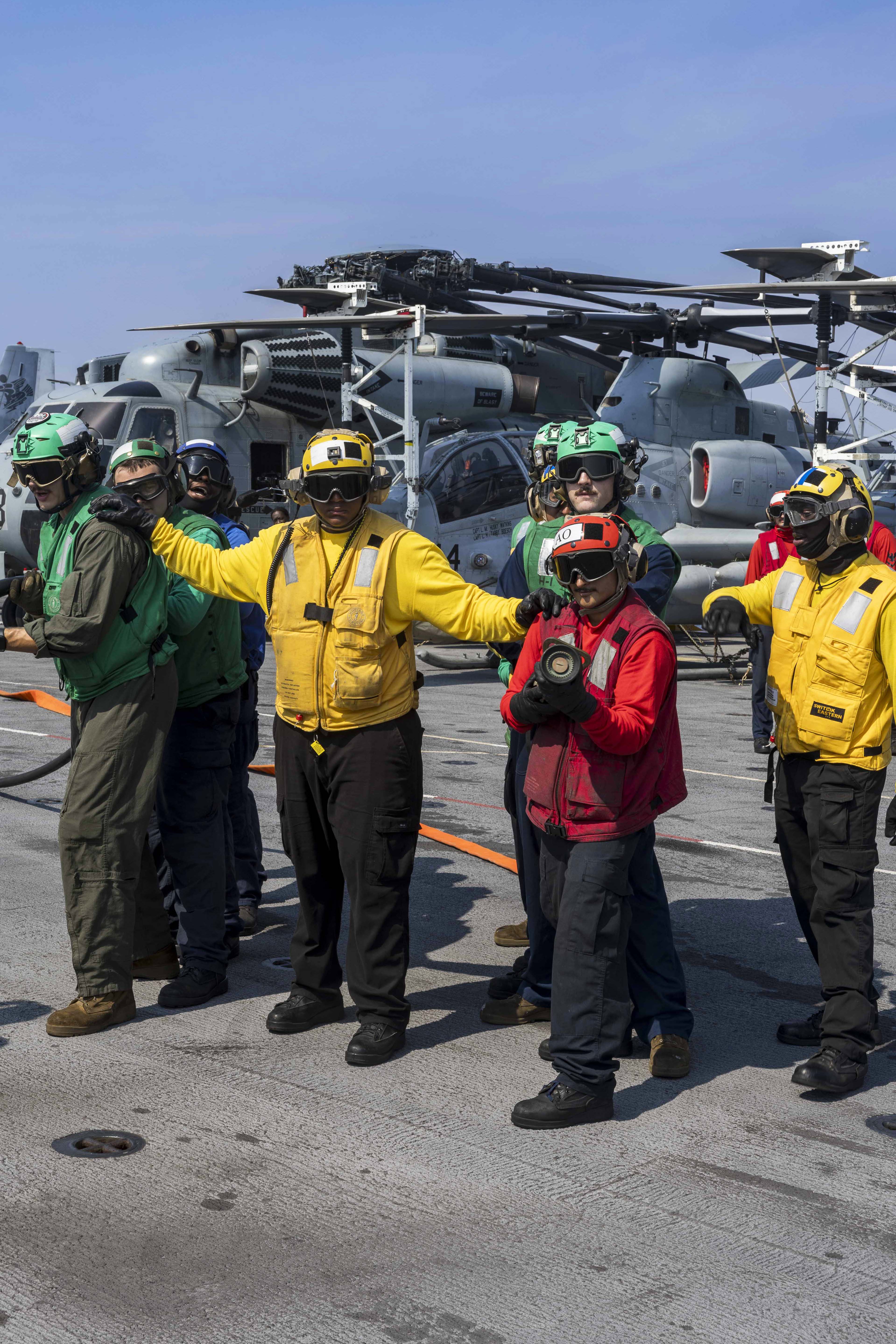 Sailors, Marines Train to Create a Lethal Joint Force > U.S. Department ...