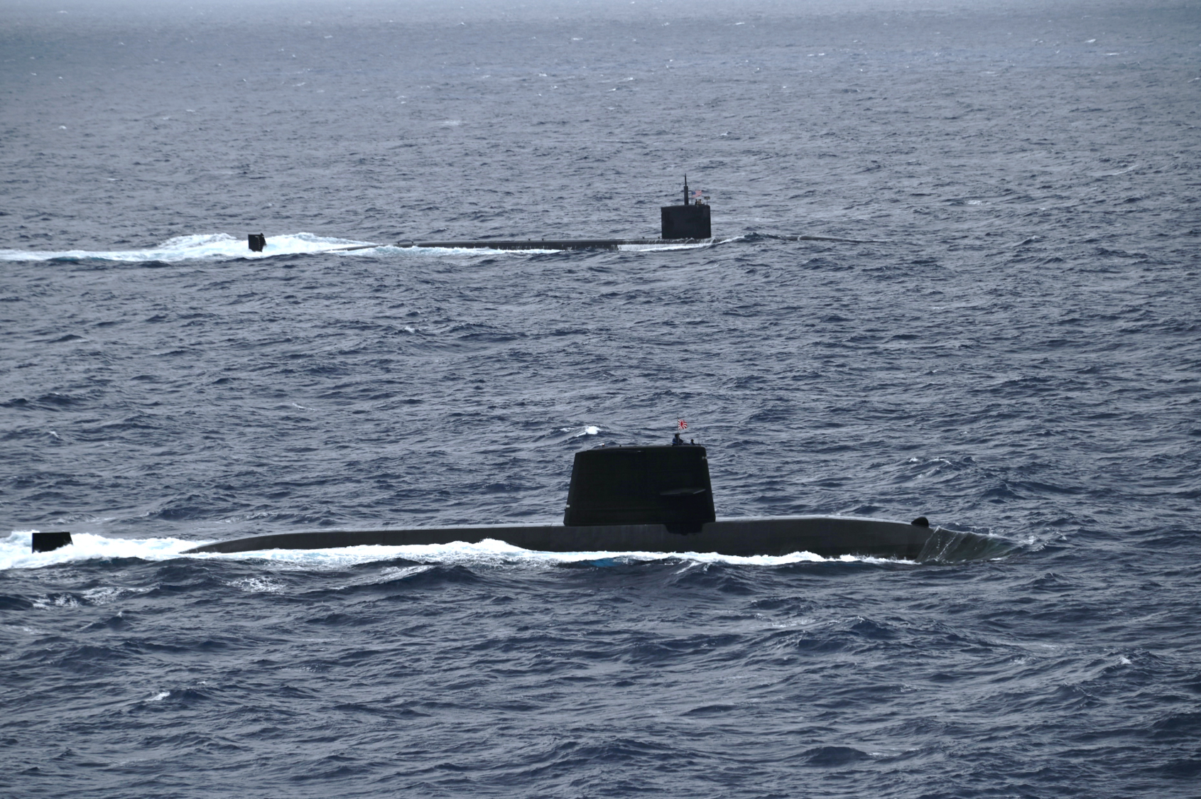 USS Santa Fe, JMSDF submarine steam together in Pacific Ocean