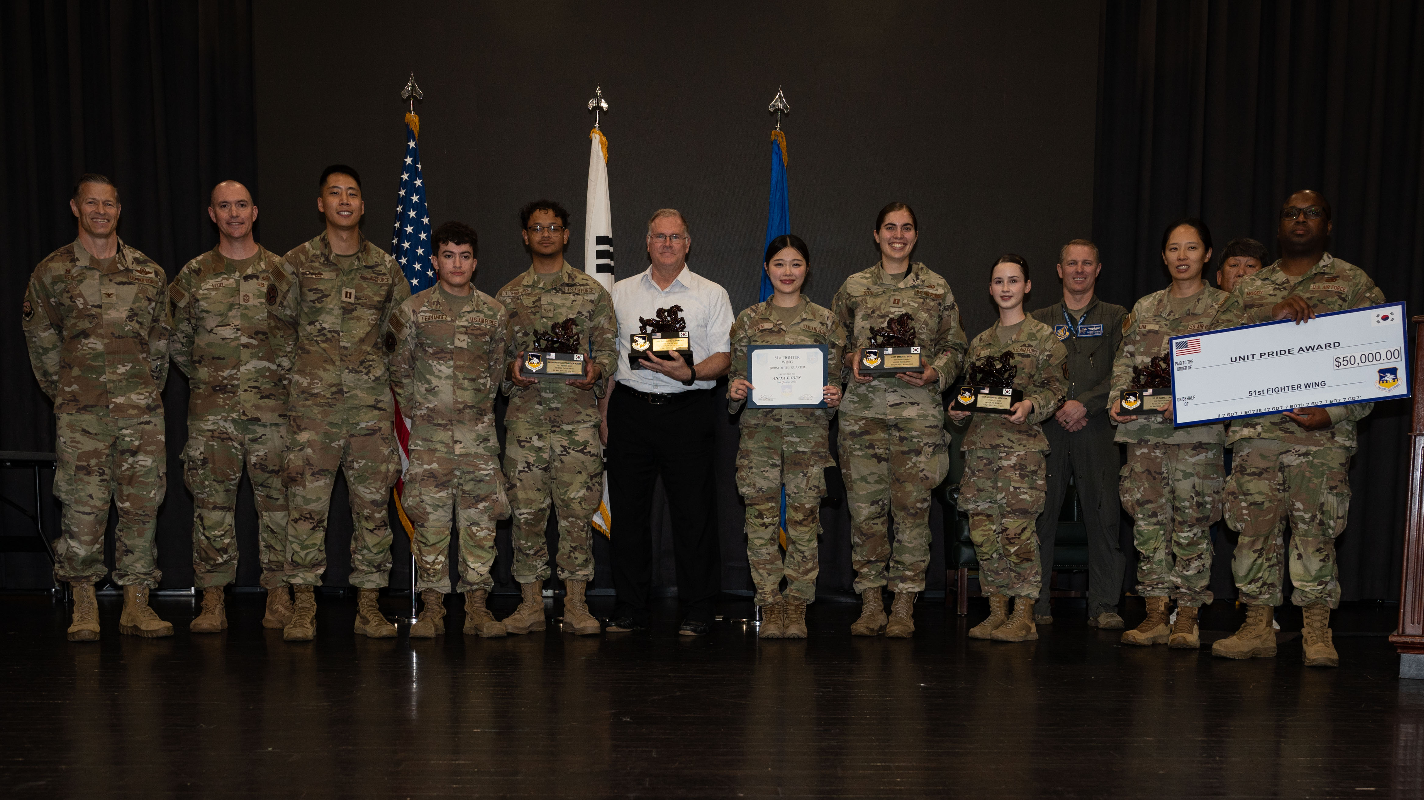 51st FW hosts 2nd Quarter Awards ceremony > Osan Air Base > Article Display