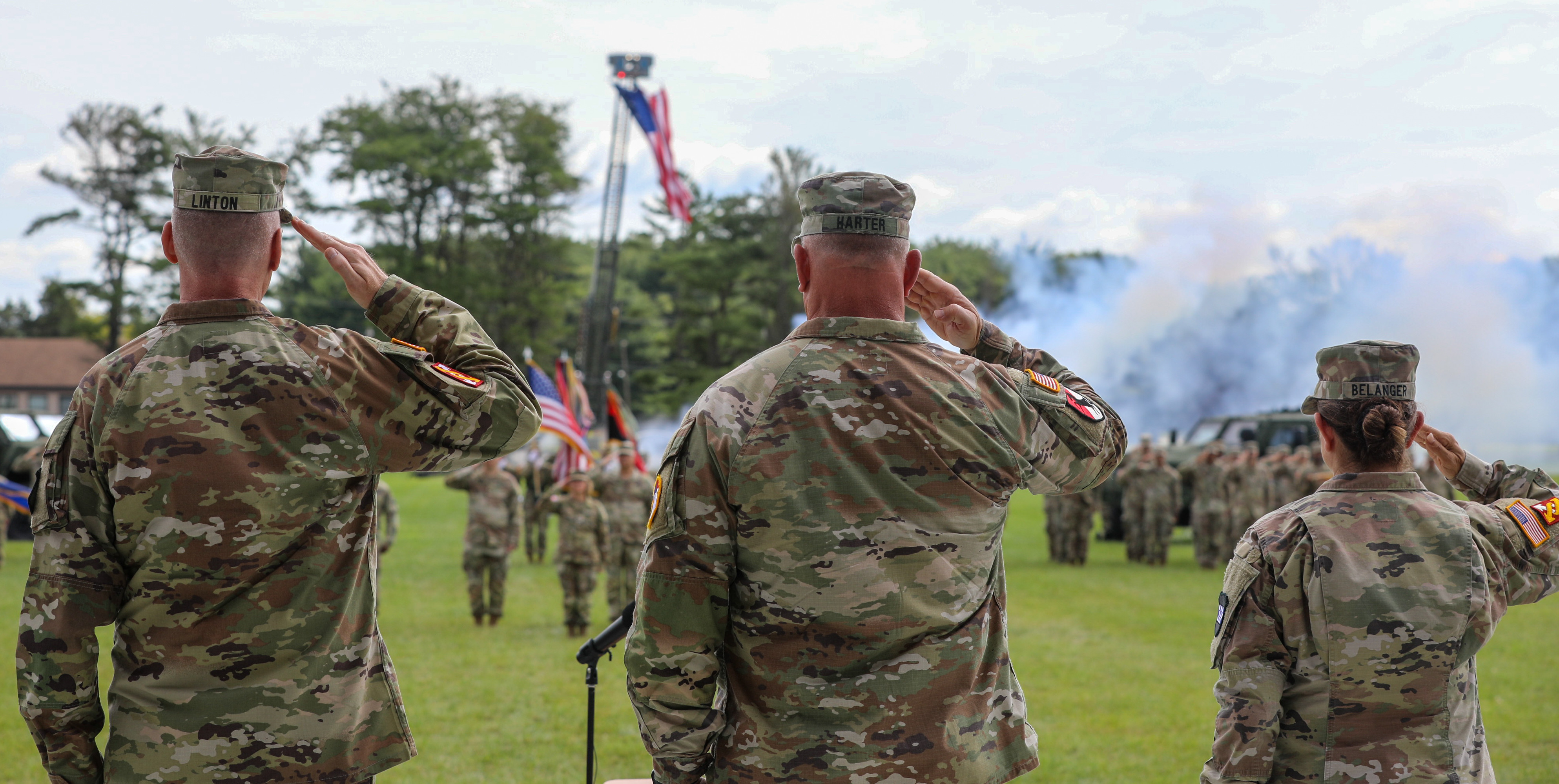 Outgoing commanding general of Army Reserve's 99th Readiness Division ...