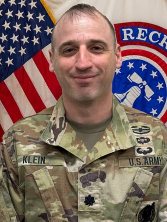 Albany Recruiting Battailon Commander > U.S. ARMY RECRUITING COMMAND > Bio-Display