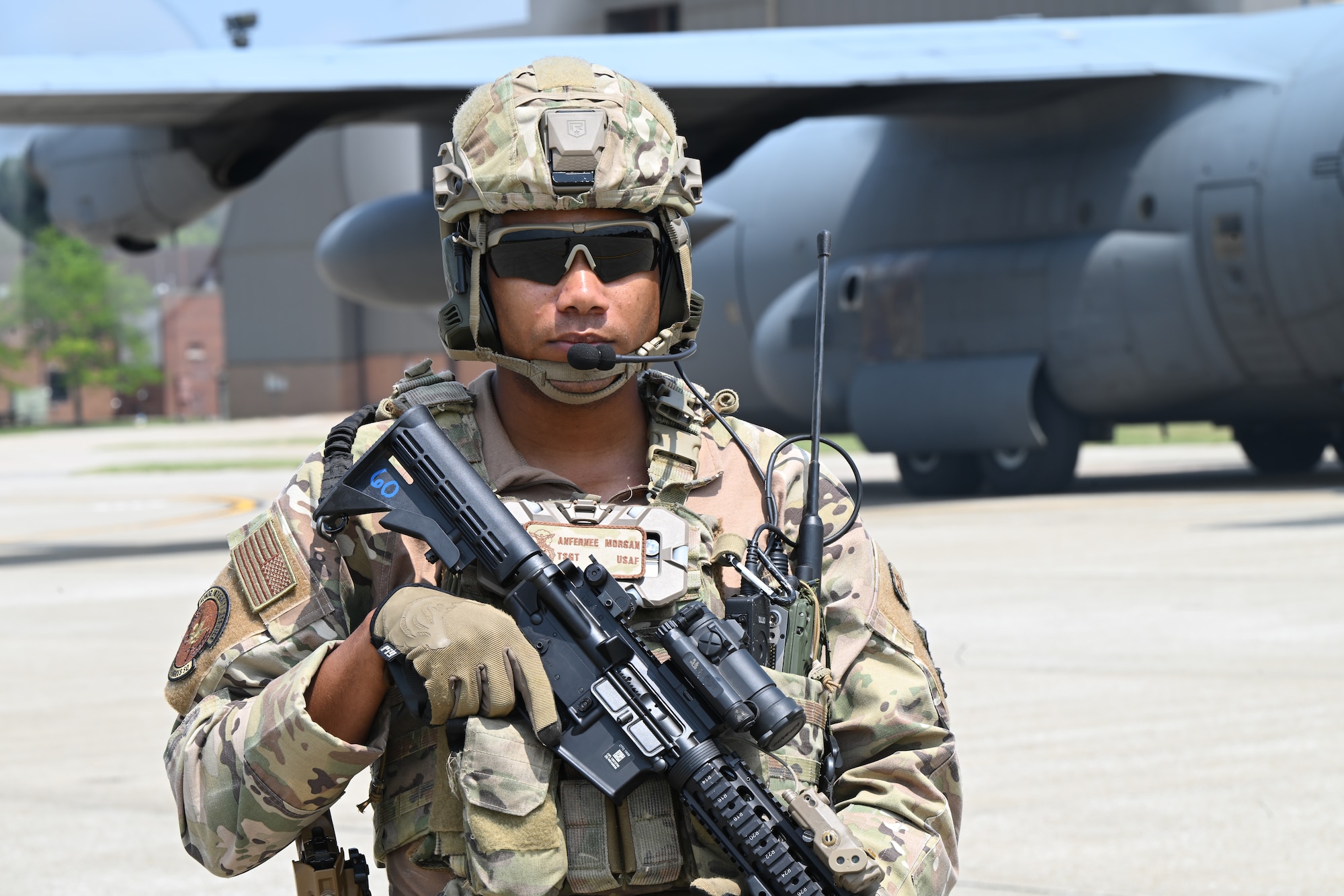 IDLC25: Cadre hone in-flight security > Youngstown Air Reserve Station ...