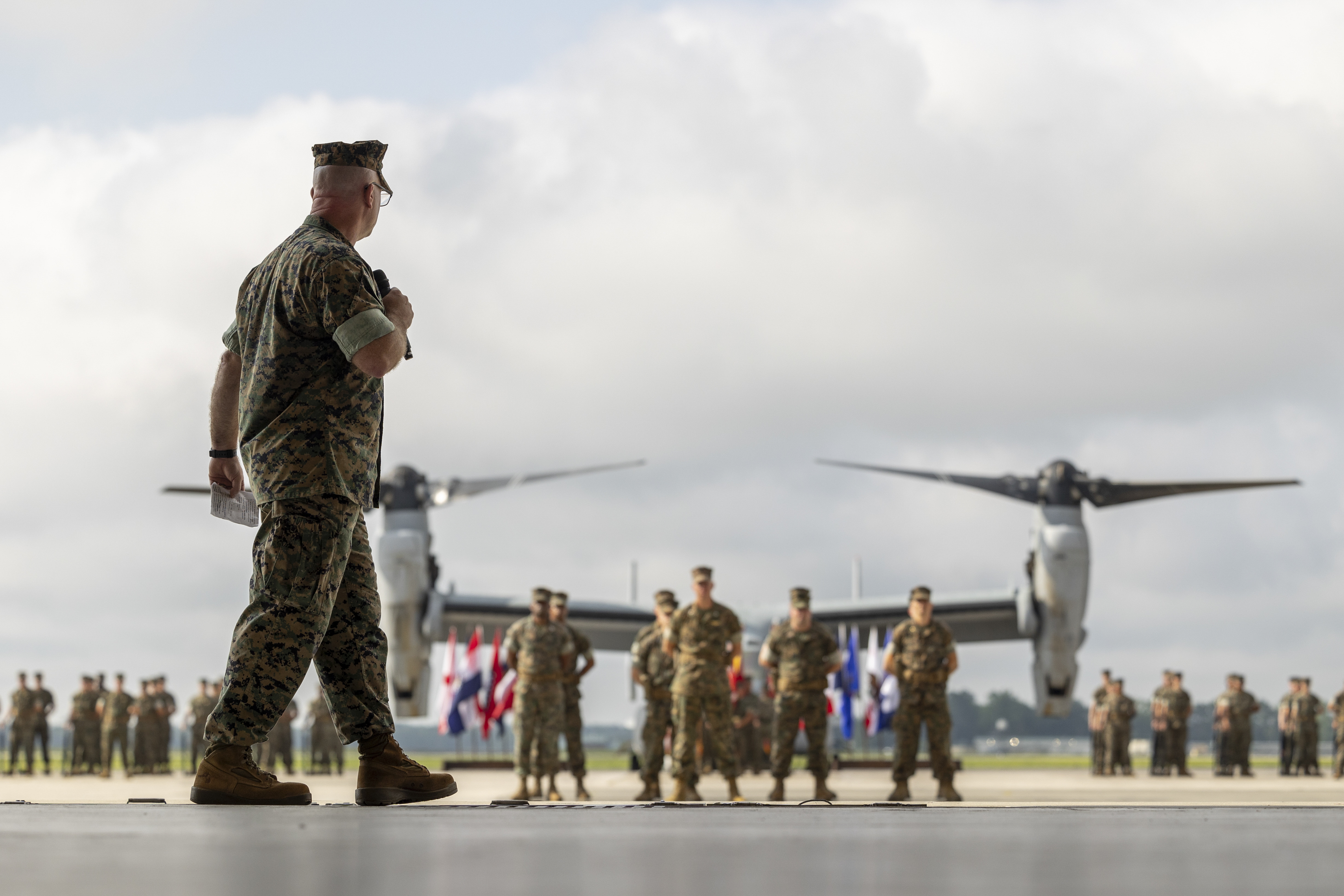 MAG-26 conducts change of command ceremony