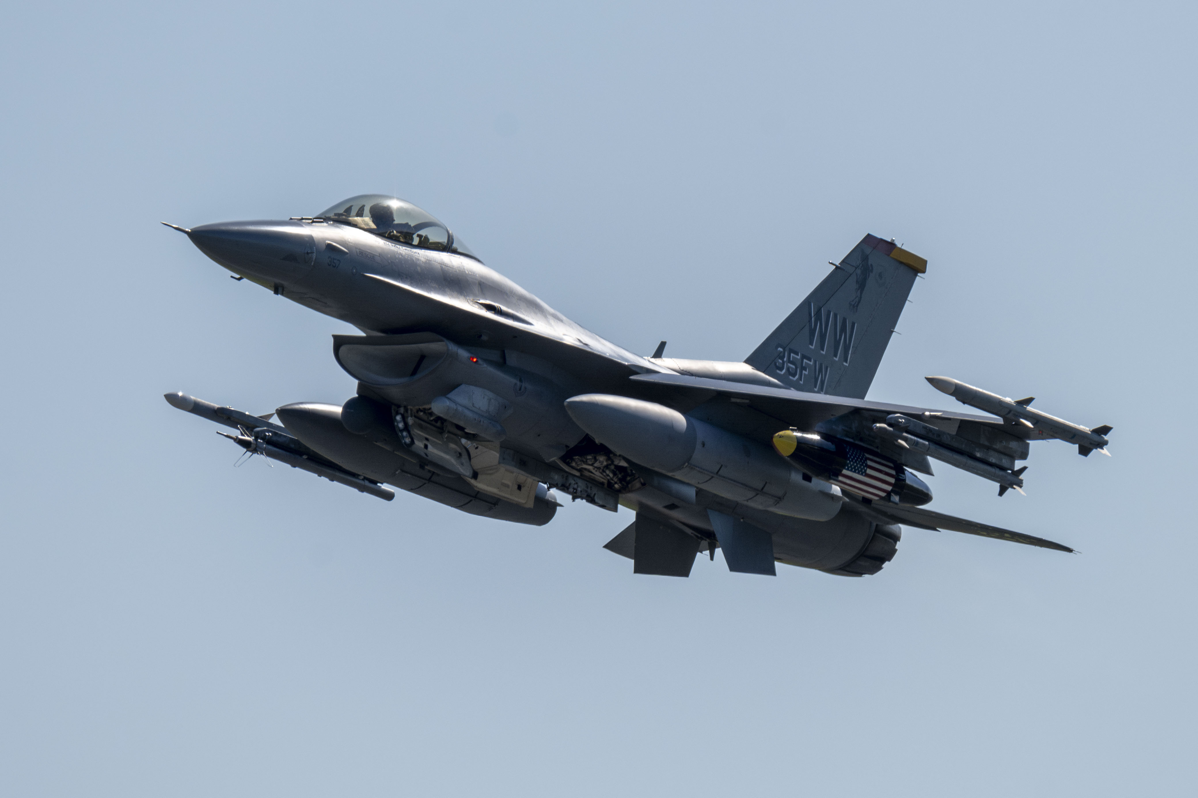 F-16 Fighting Falcons Take Off During REFORPAC 2025 > Misawa Air Base ...