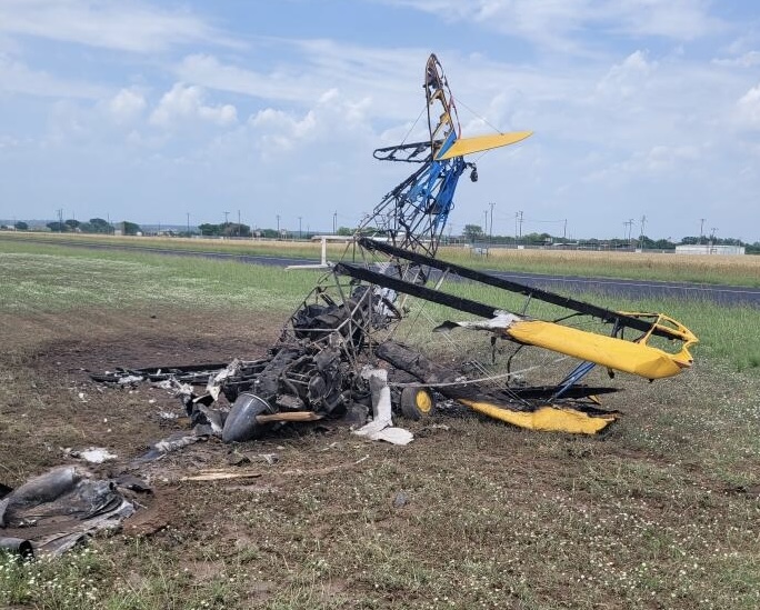 Pilot survives fiery aircraft crash, severe burn injuries to fly again ...