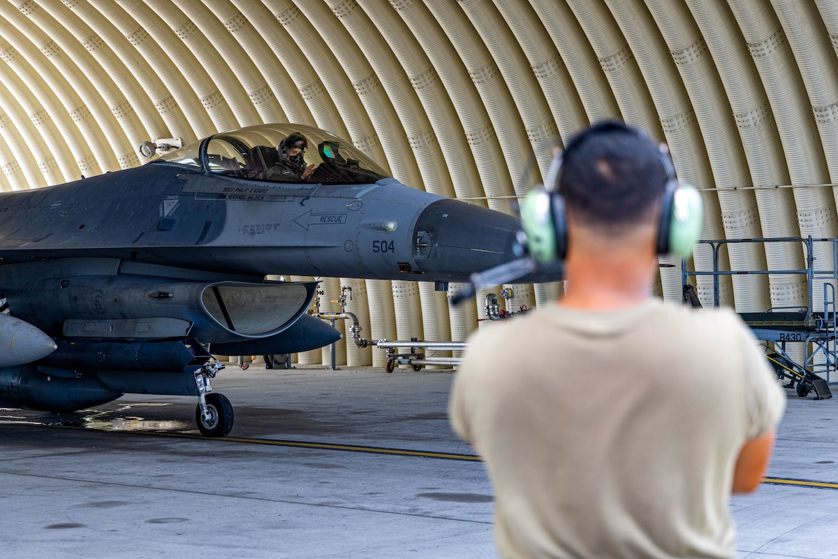Wolf Pack’s F-16 Fighting Falcons begin departure for Super Squadron ...