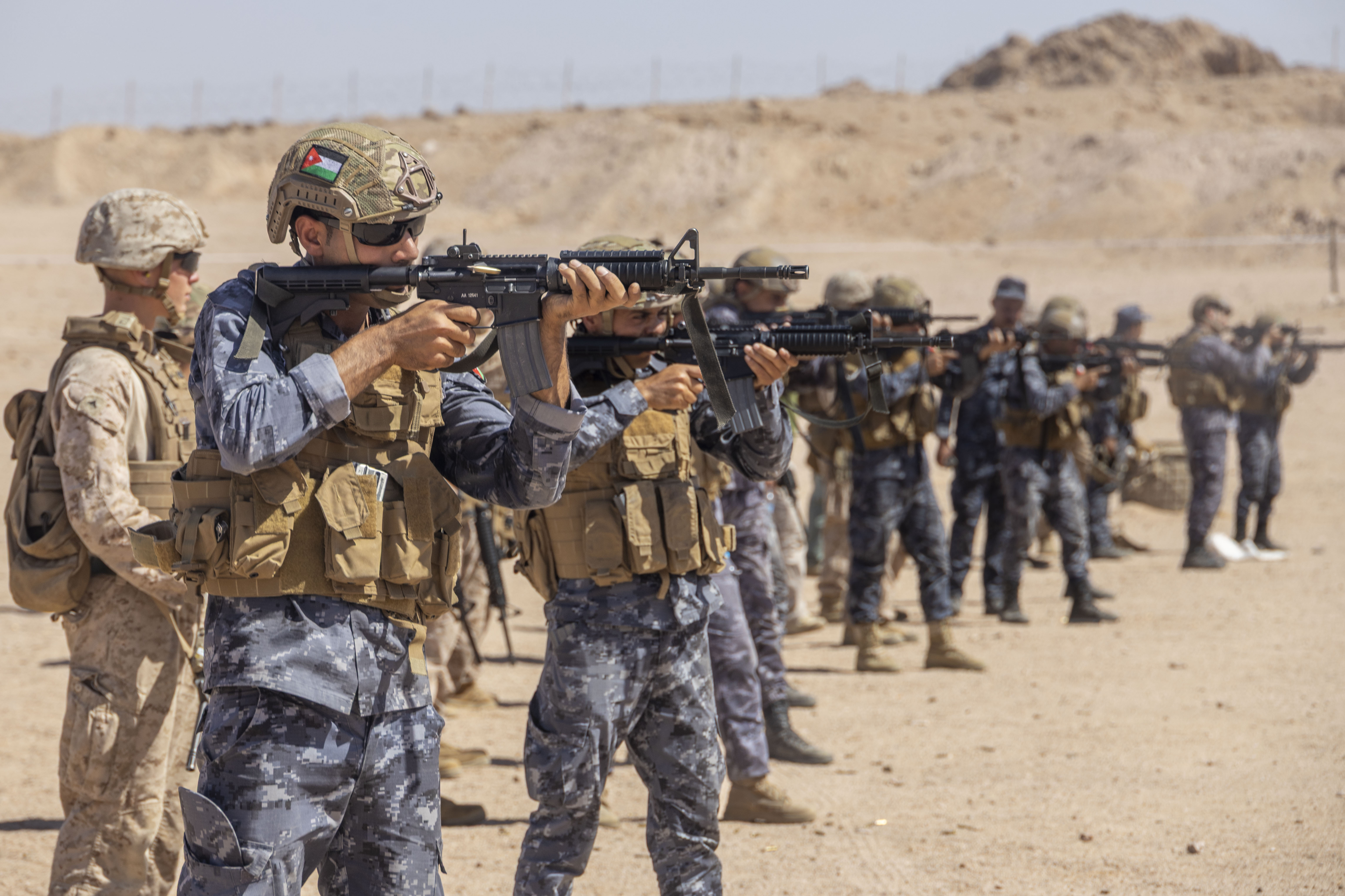 SOJTF-OIR commander visits deployed troops