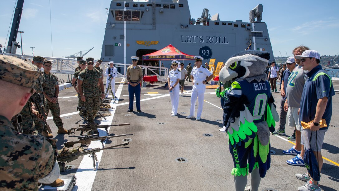 USS Somerset hosts Seattle Seahawks during Seattle Fleet Week