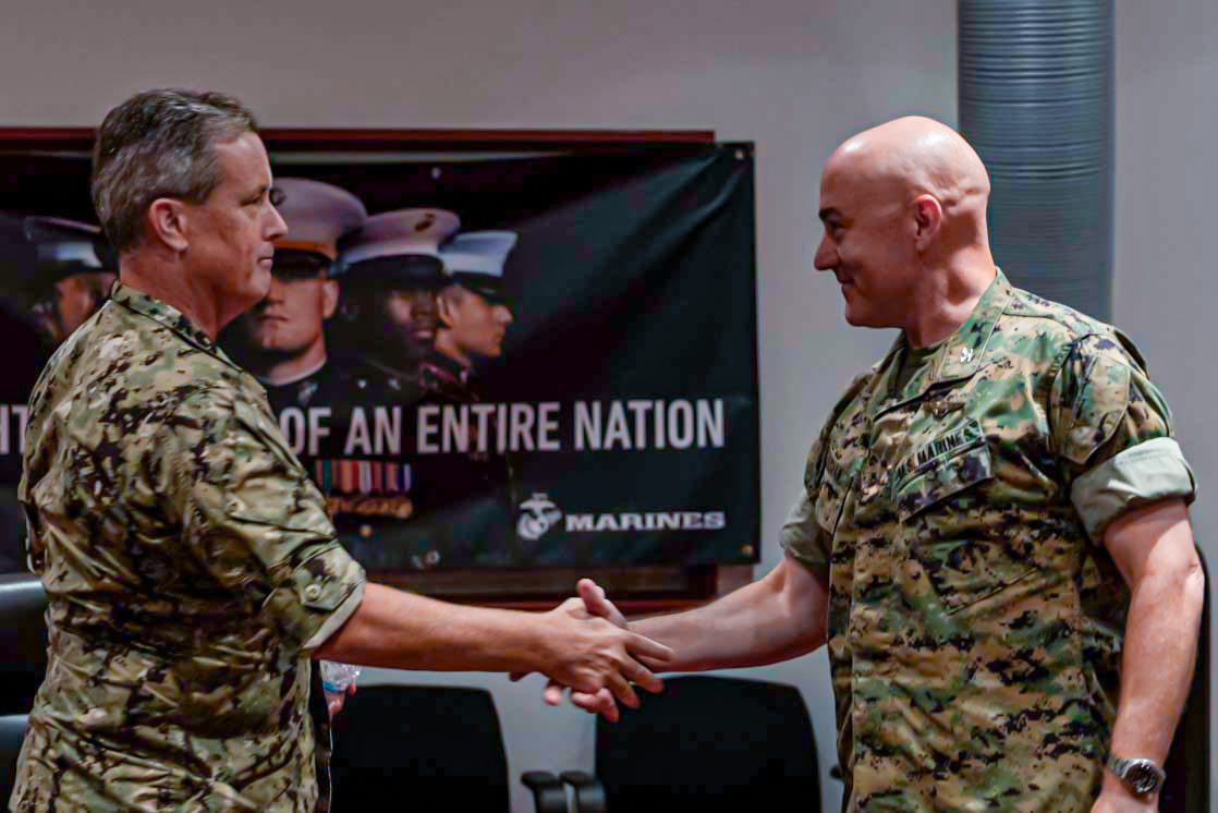 Commander of Fleet Readiness Center visits MCAS Iwakuni
