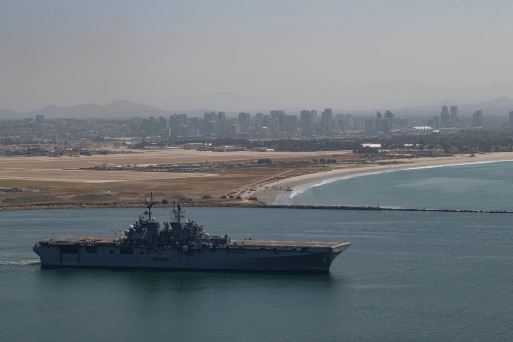 USS Tripoli forward deploys to Japan > Naval Surface Force, U.S ...