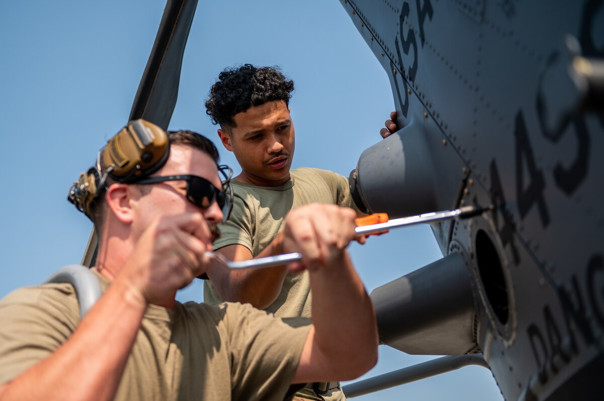 41 RGS keeps HH-60 airborne and mission-ready > Moody Air Force Base ...