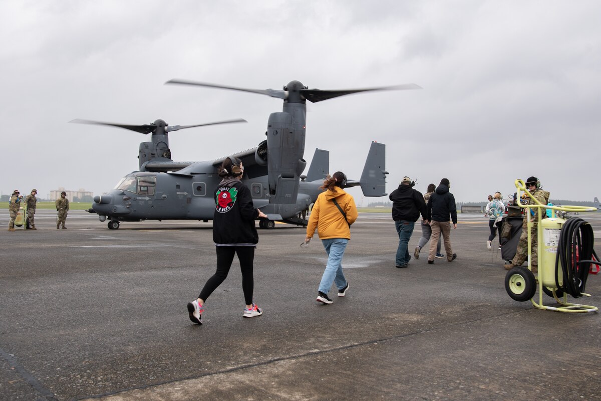 353 SOW showcases CV-22 Osprey to AFSOC spouses > Yokota Air Base ...