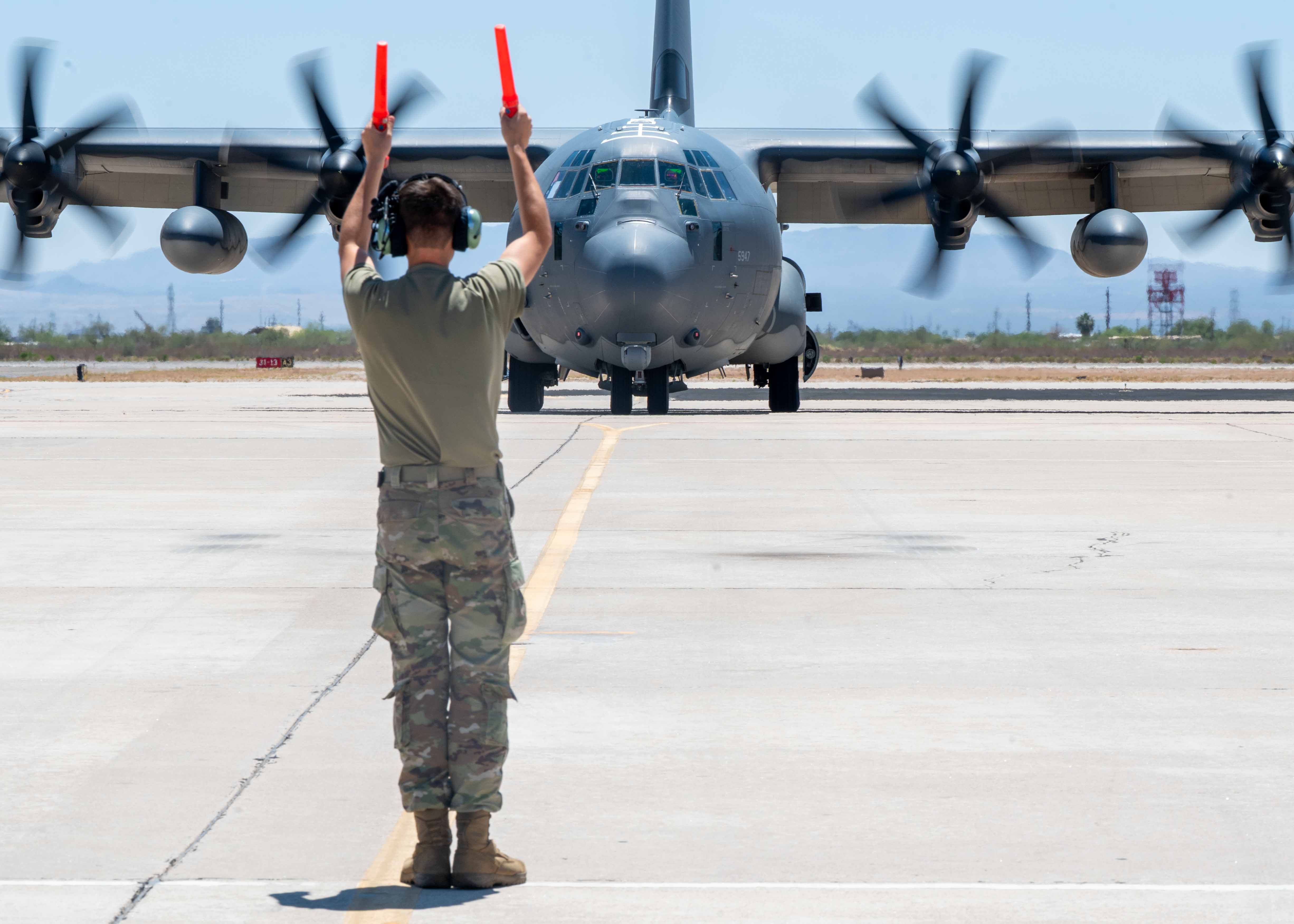 79th RGS Aircraft Recovery and through-flight maintenance > Davis ...