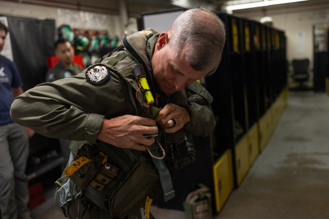 U.S. Marine Corps Deputy Commandant for Aviation visits VMA-223 and ...