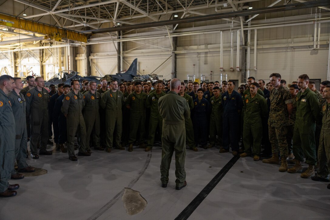 U.S. Marine Corps Deputy Commandant for Aviation visits VMA-223 and ...