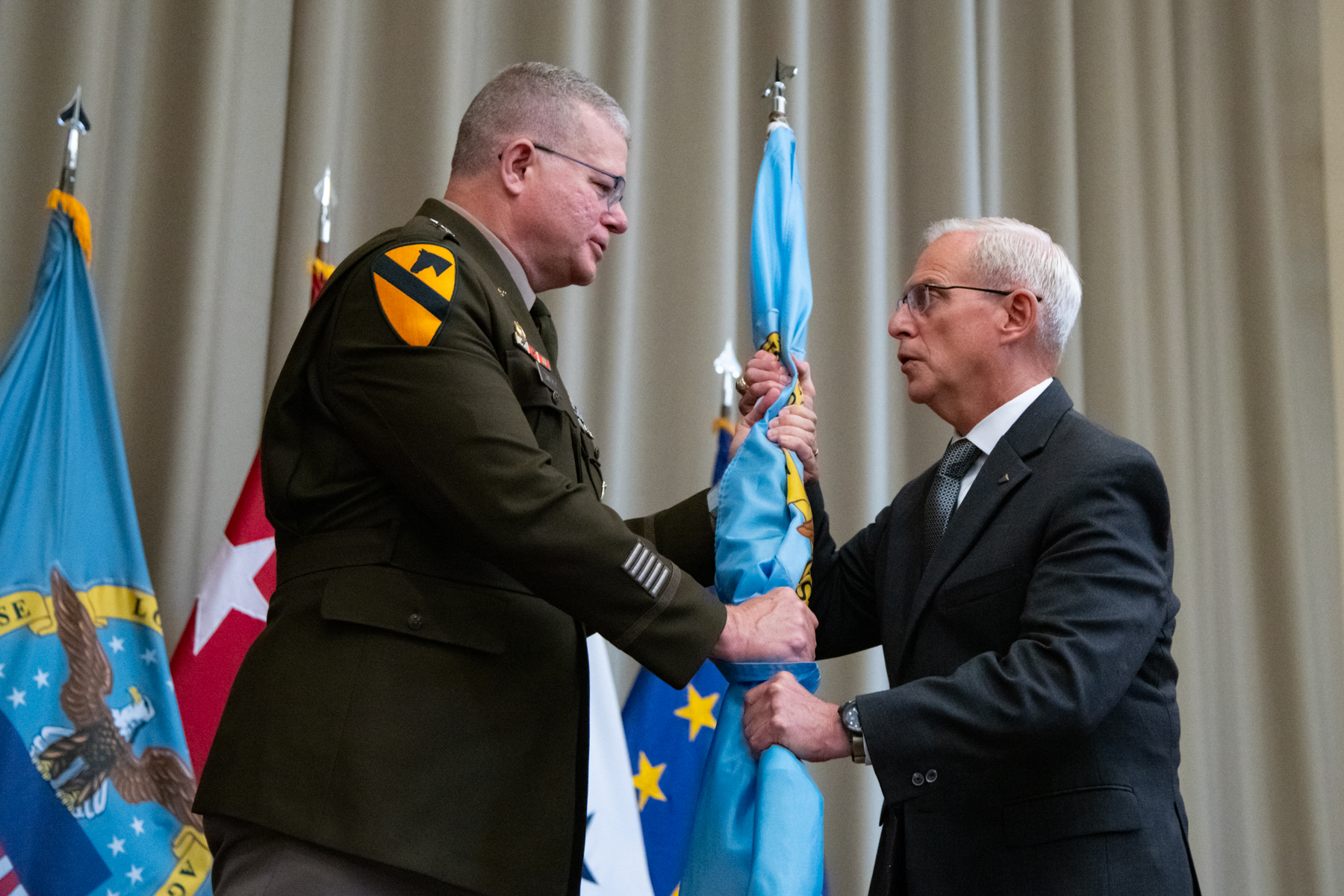 After year of transformation, York relinquishes command of DLA ...