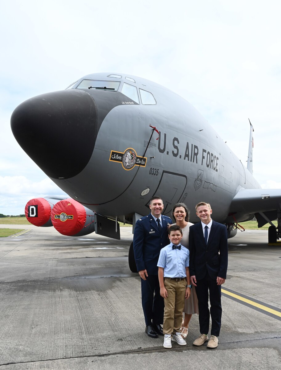 100th Operations Group: Change of Command > Royal Air Force Mildenhall ...