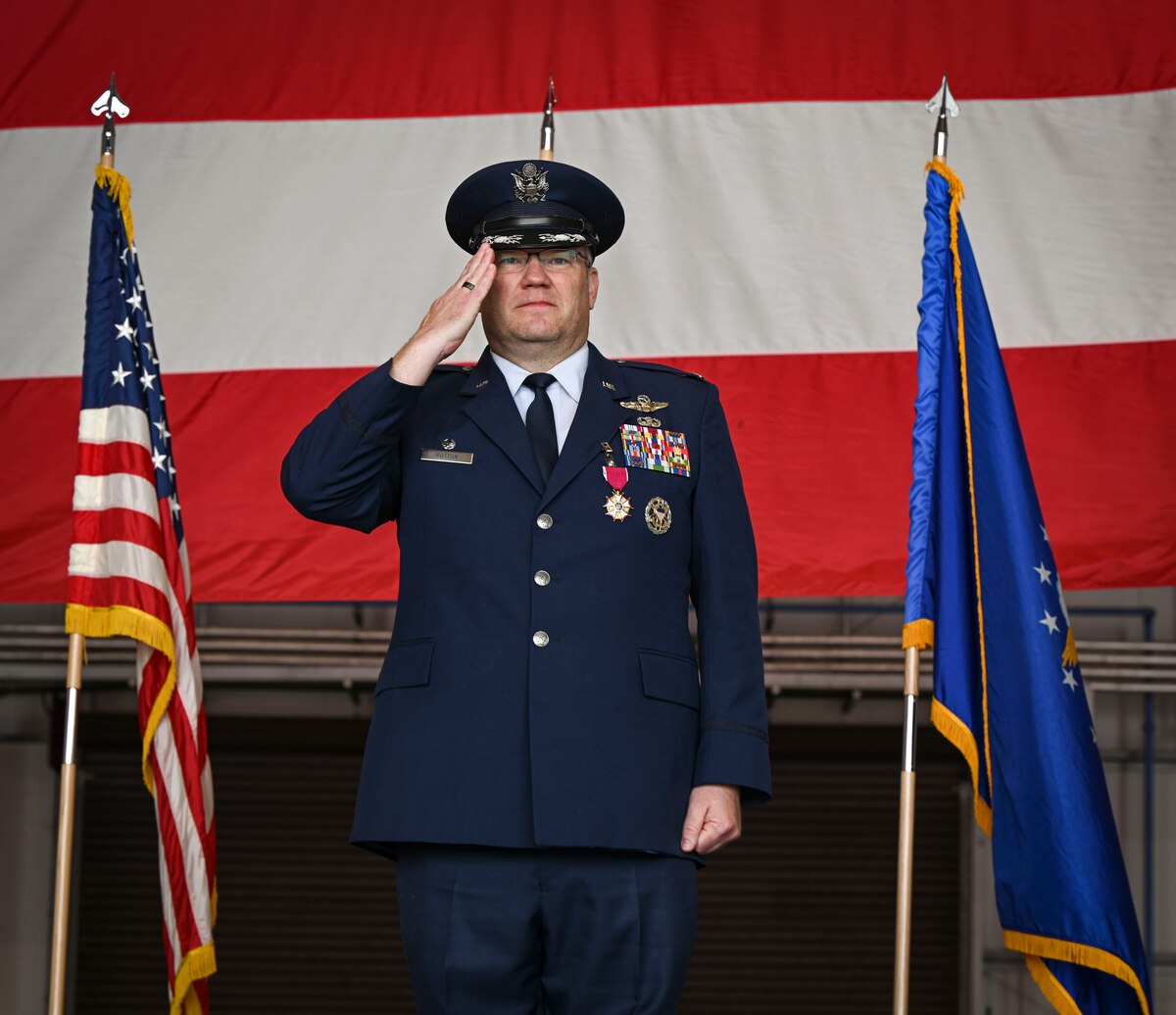 100th Operations Group: Change of Command > Royal Air Force Mildenhall ...