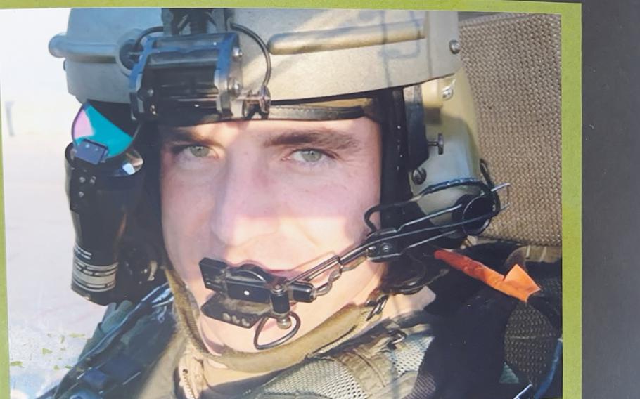 Chief Warrant Officers Keith Yoakum and Jason Defrenn, Army aviators ...