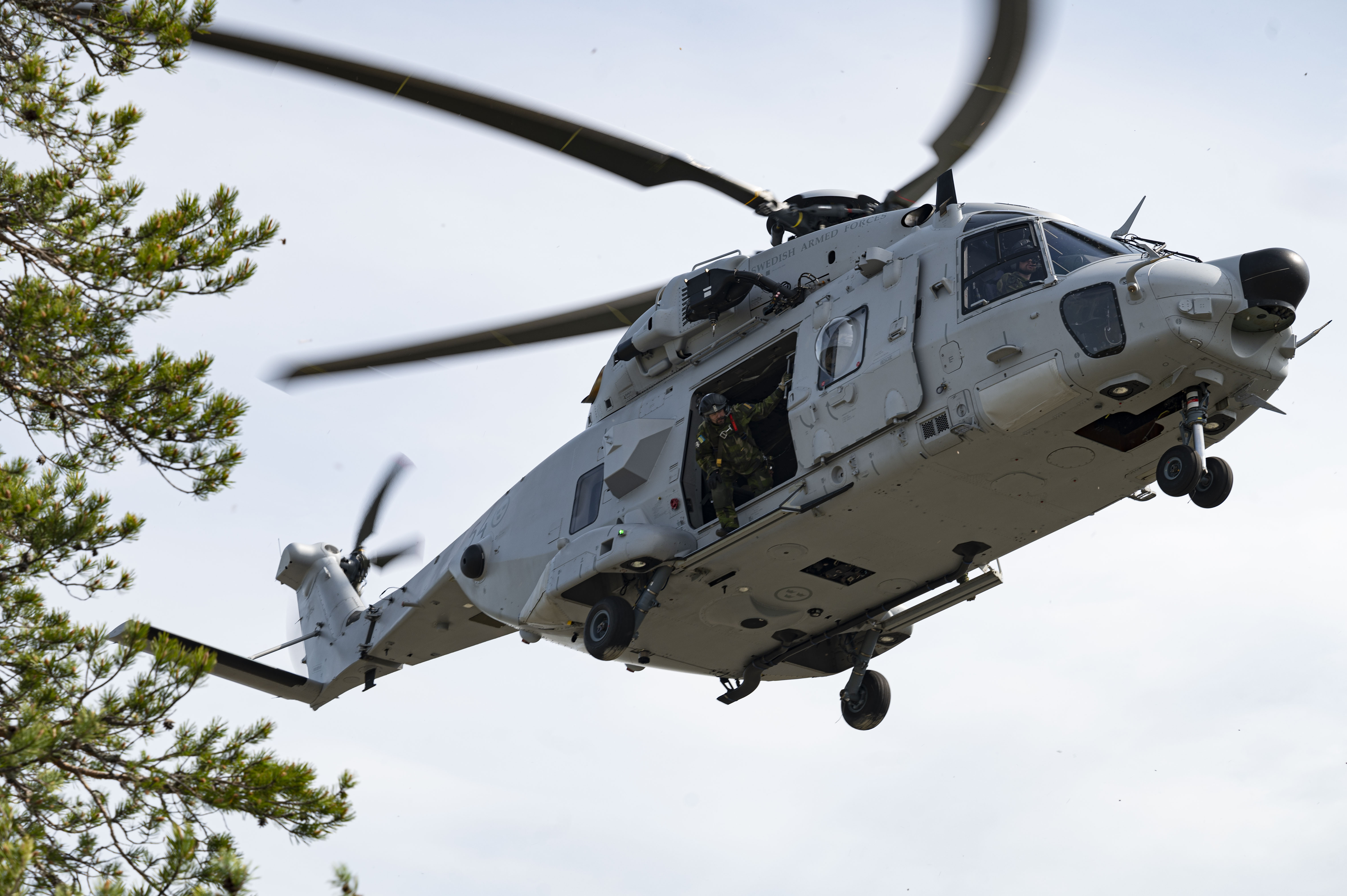 U.S. and Sweden partner for CSAR training