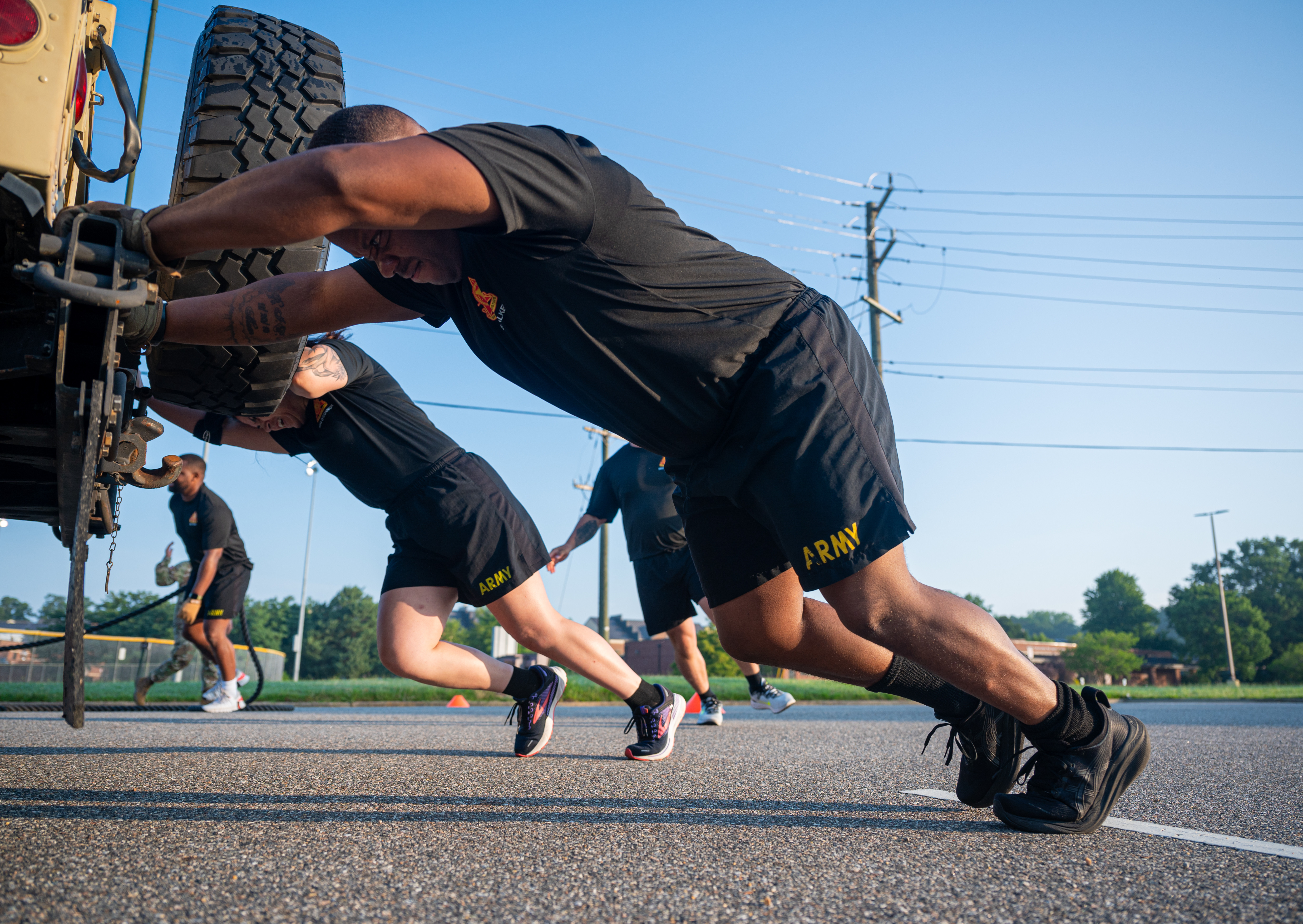 Muscle Meets Machine: Soldiers Race for Fastest Time > Joint Base ...