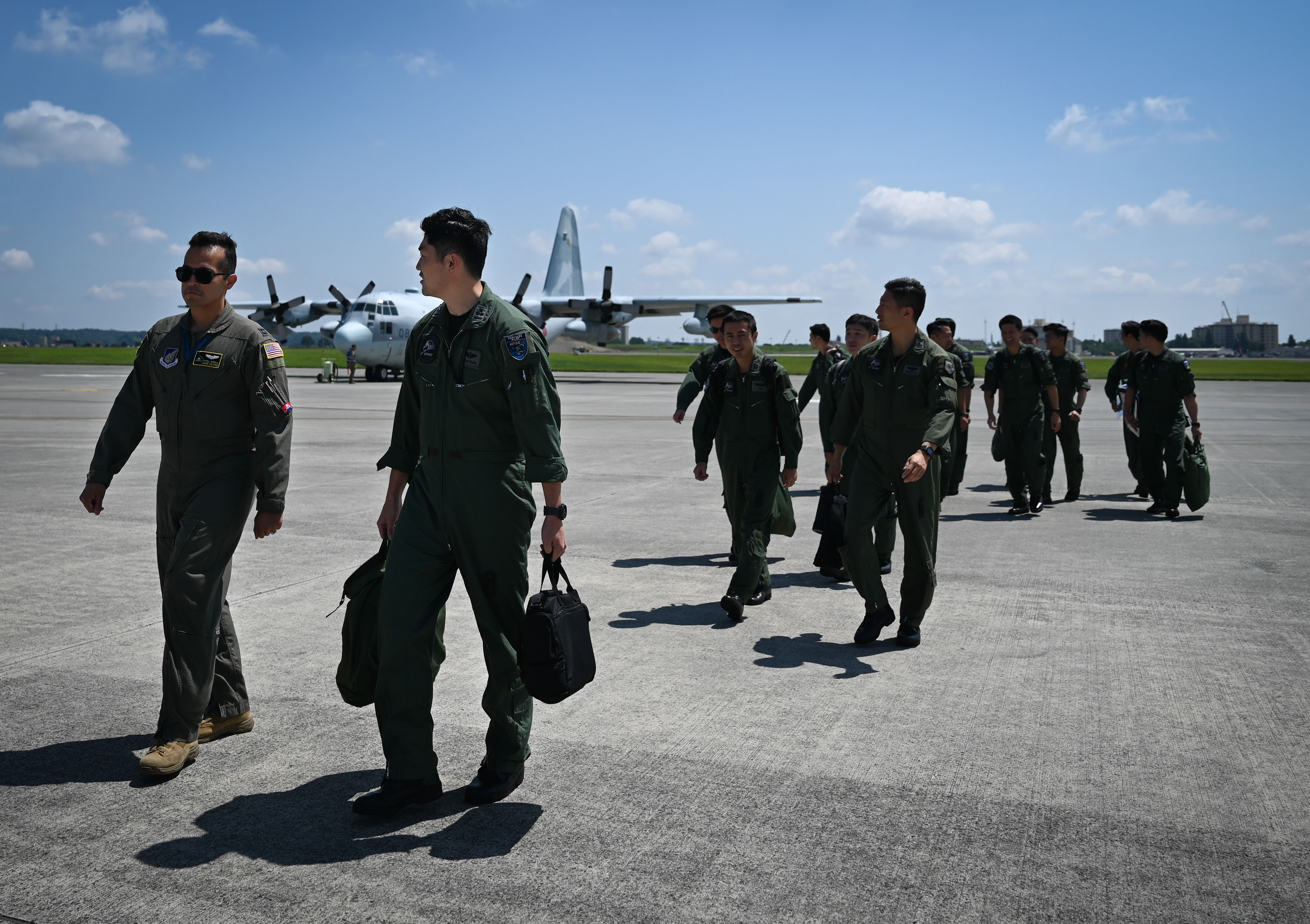 36 AS conducts operational subject matter exchange with JASDF aircrew ...