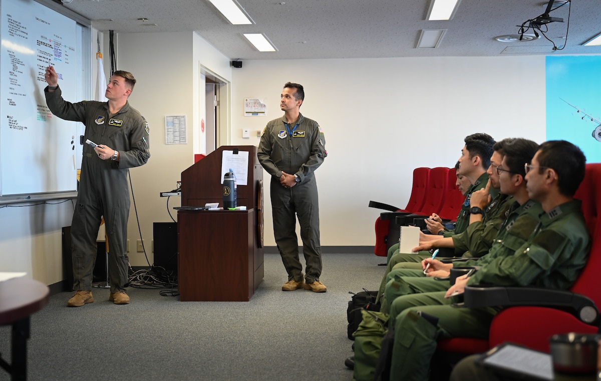 36 AS conducts operational subject matter exchange with JASDF aircrew ...