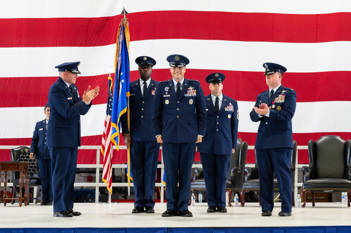375th Air Mobility Wing welcomes new commander, command chief > Scott ...