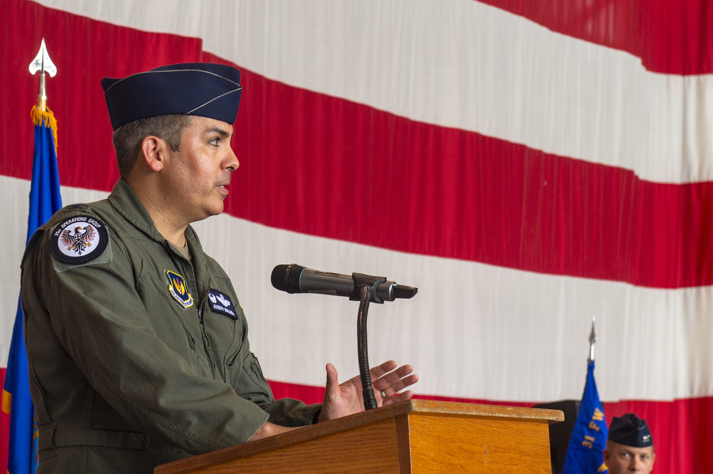 31st OG holds Change of Command