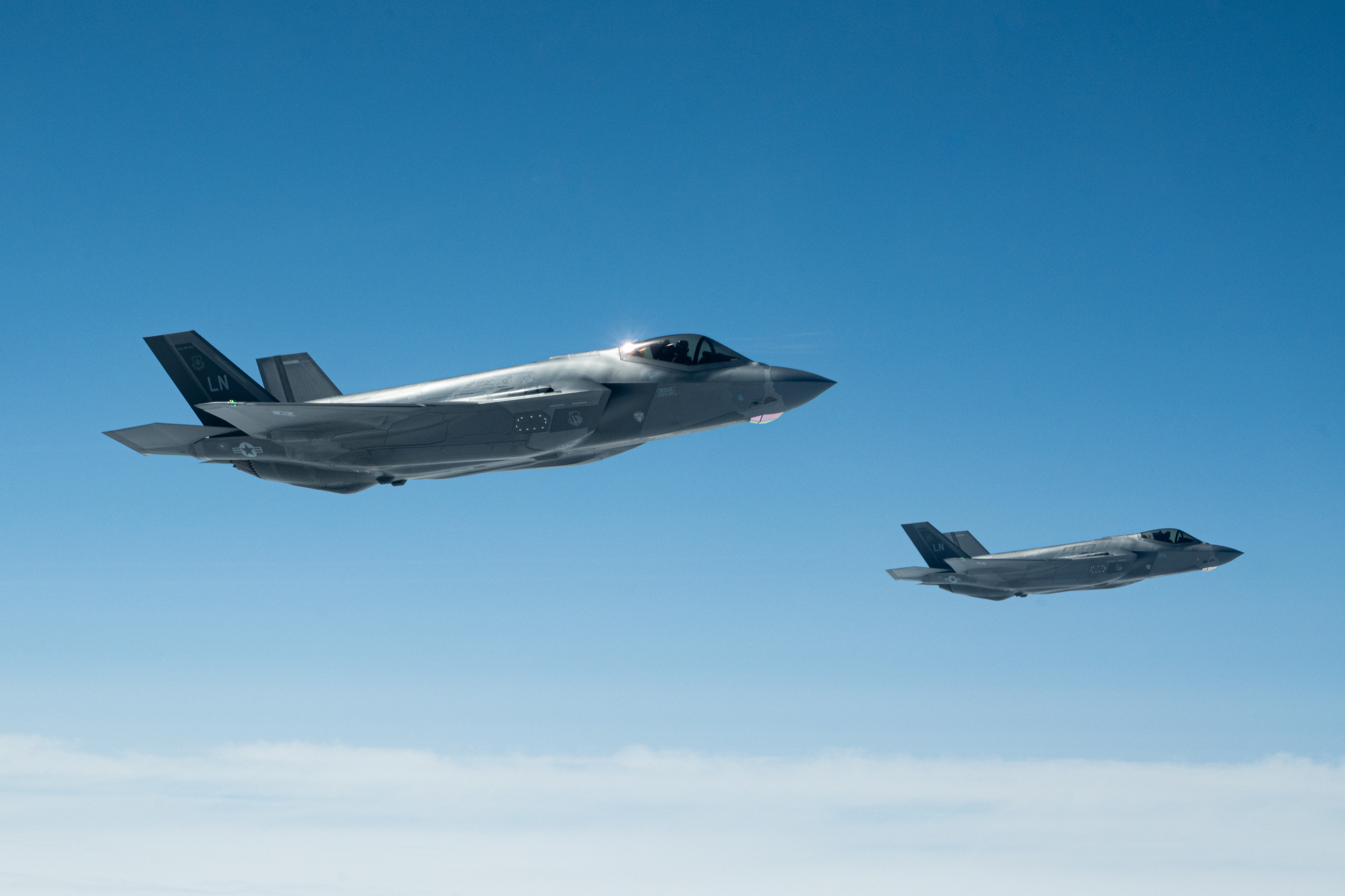 Atlantic Trident 25: 100th ARW refuels 48th FW F-35s, F-15s and French ...