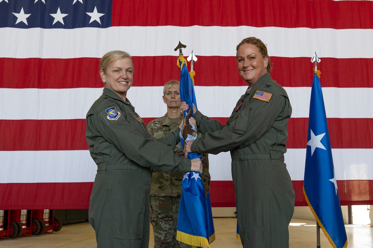 302d Airlift Wing confirms new commander during formal ceremony > Air ...