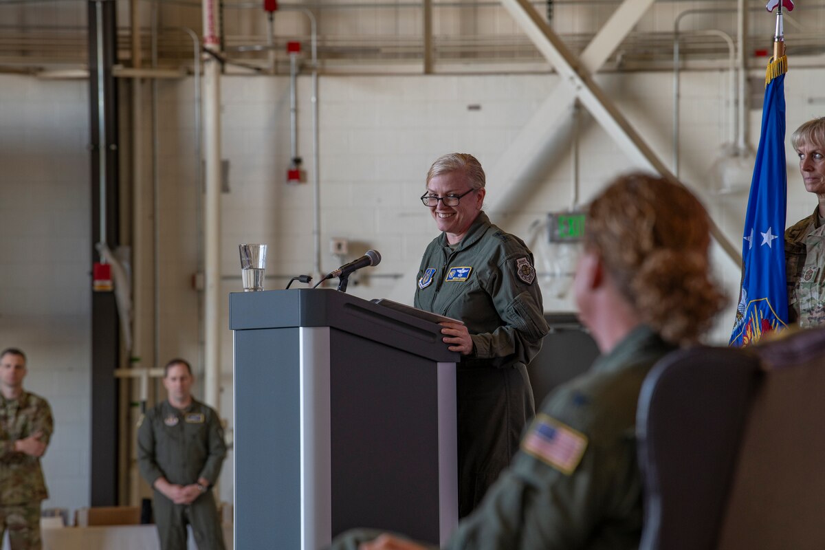302d Airlift Wing confirms new commander during formal ceremony > Air ...