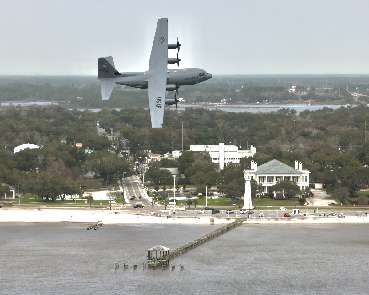 Air Force Reserve seeks recruiters to build future force > 403rd Wing ...