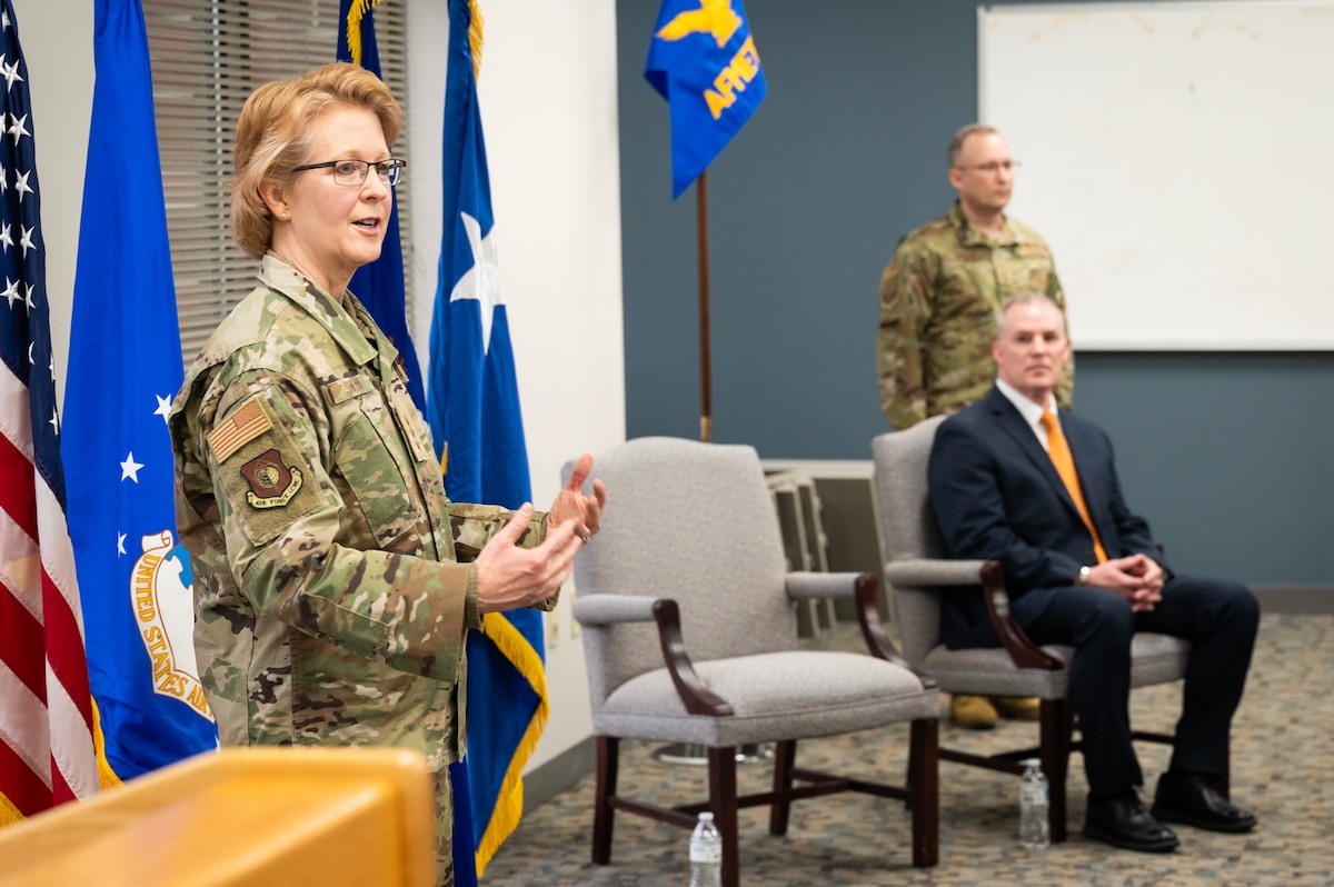AFMETCAL gets a new leader > Air Force Life Cycle Management Center ...