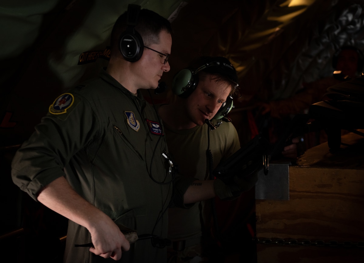 18 AES Brings Wings of Hope Across Pacific AOR > Kadena Air Base ...