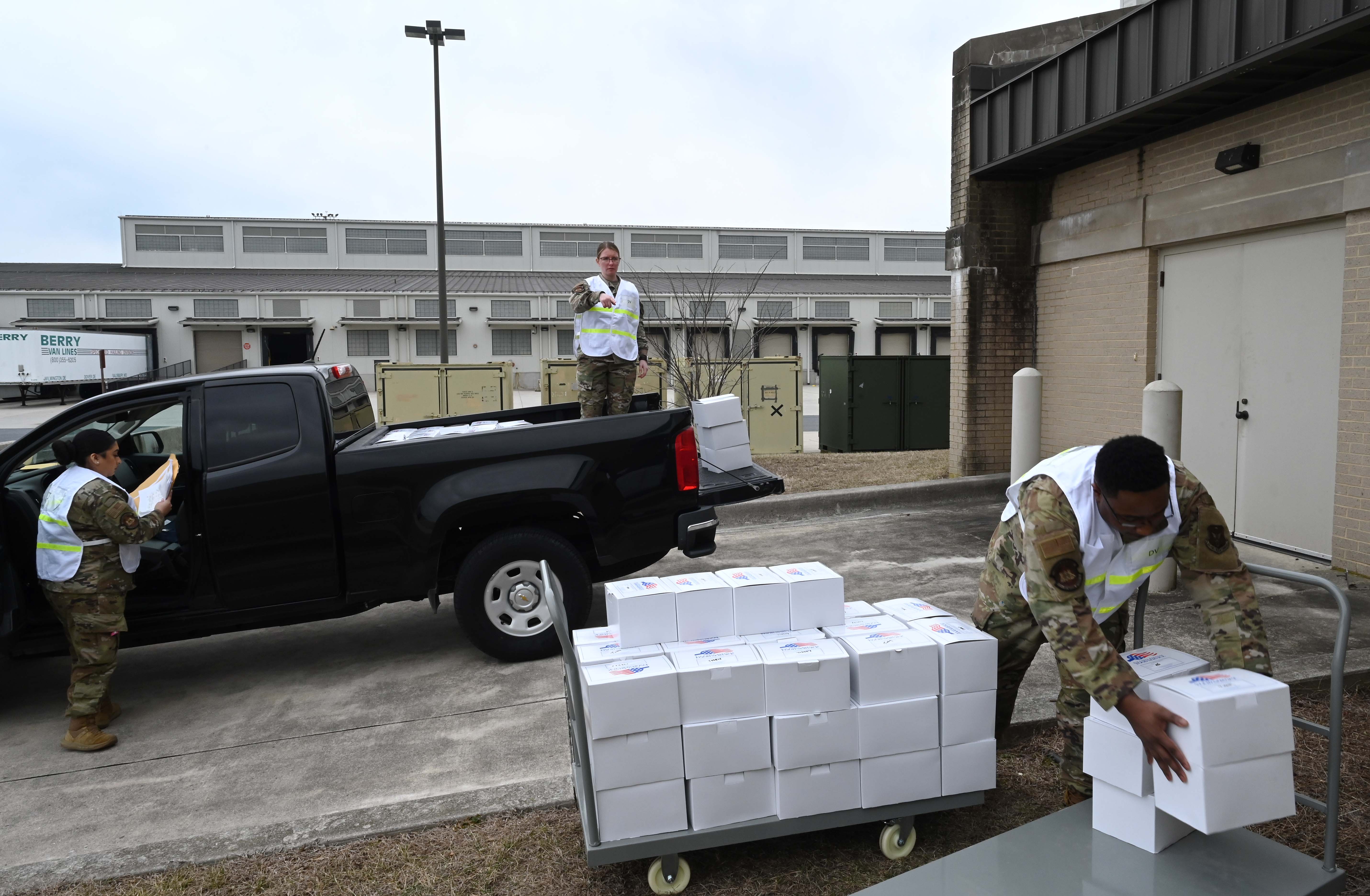 Making Meals: 512th Memorial Affairs Squadron feeds the force during ...