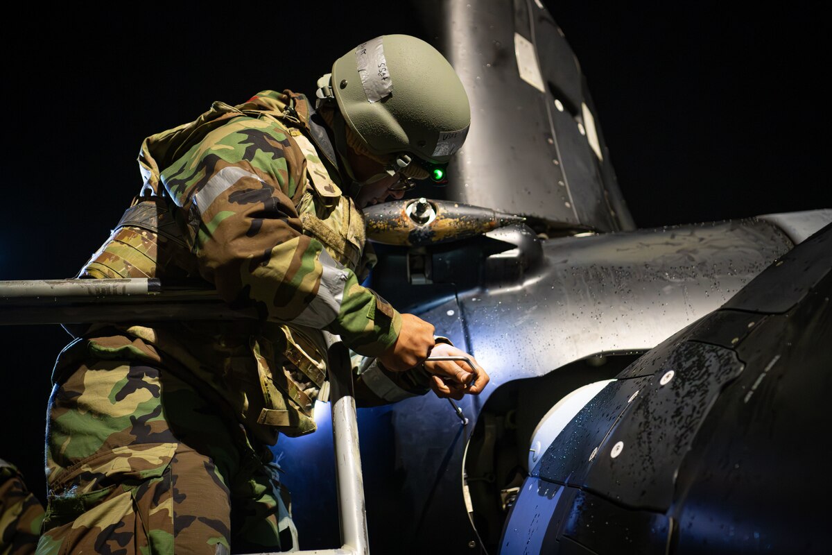 353 SOW Airmen Keep the CV-22 Osprey Mission-Ready > Yokota Air Base ...