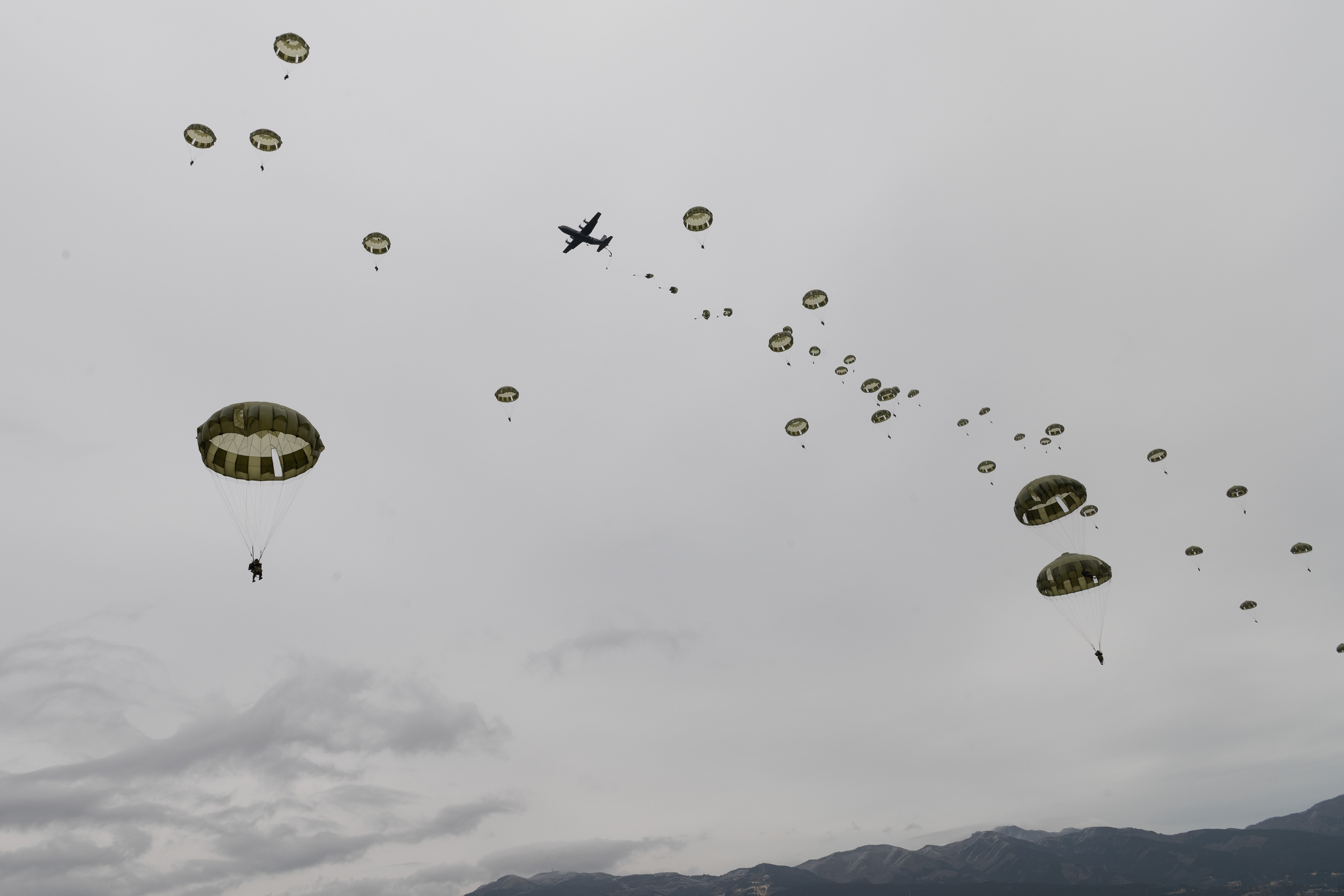 US, JGSDF strengthen interoperability during Airborne 25 > Secretary of ...