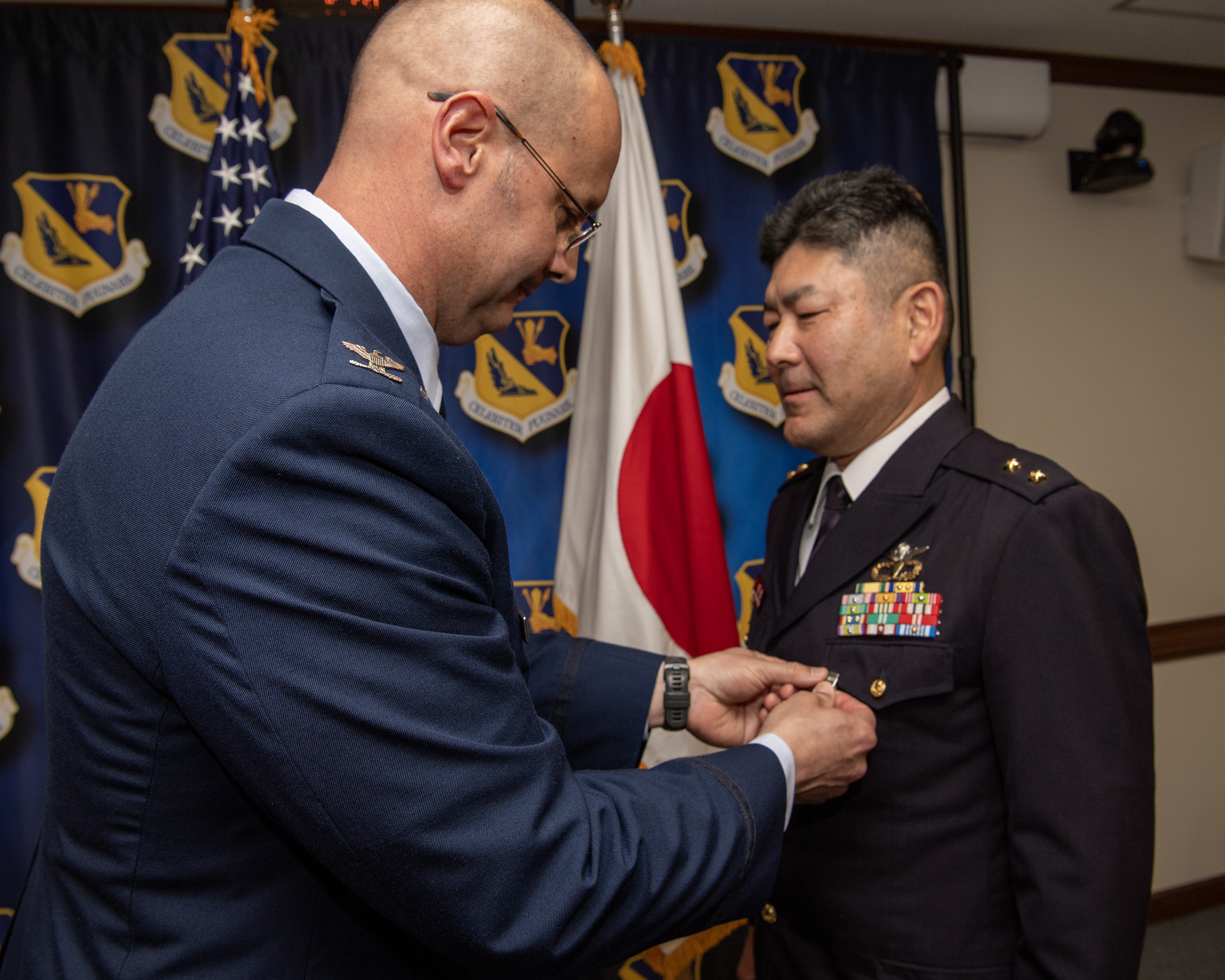 JGSDF 1st AbnB commander receives Legion of Merit for outstanding ...