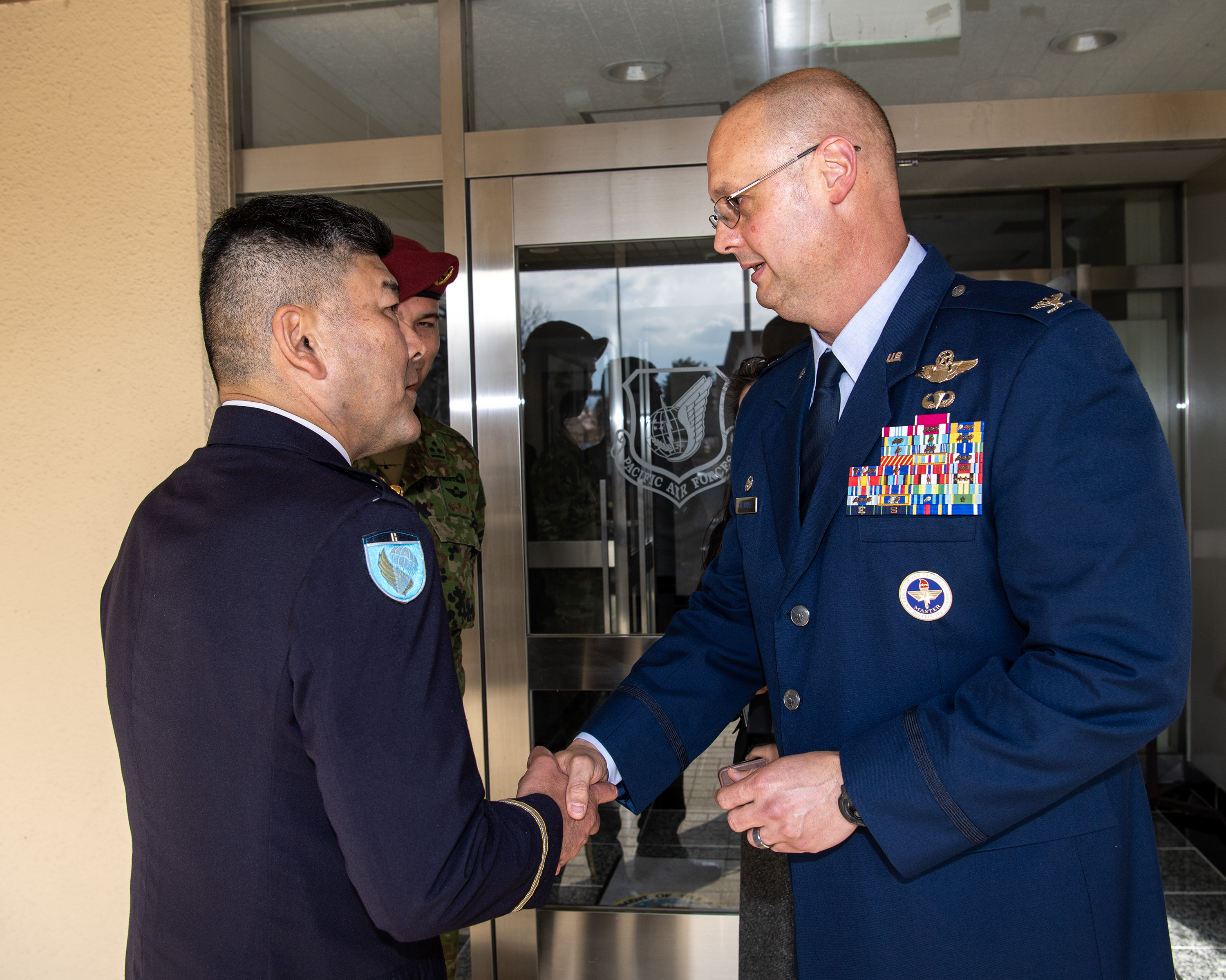 JGSDF 1st AbnB commander receives Legion of Merit for outstanding ...