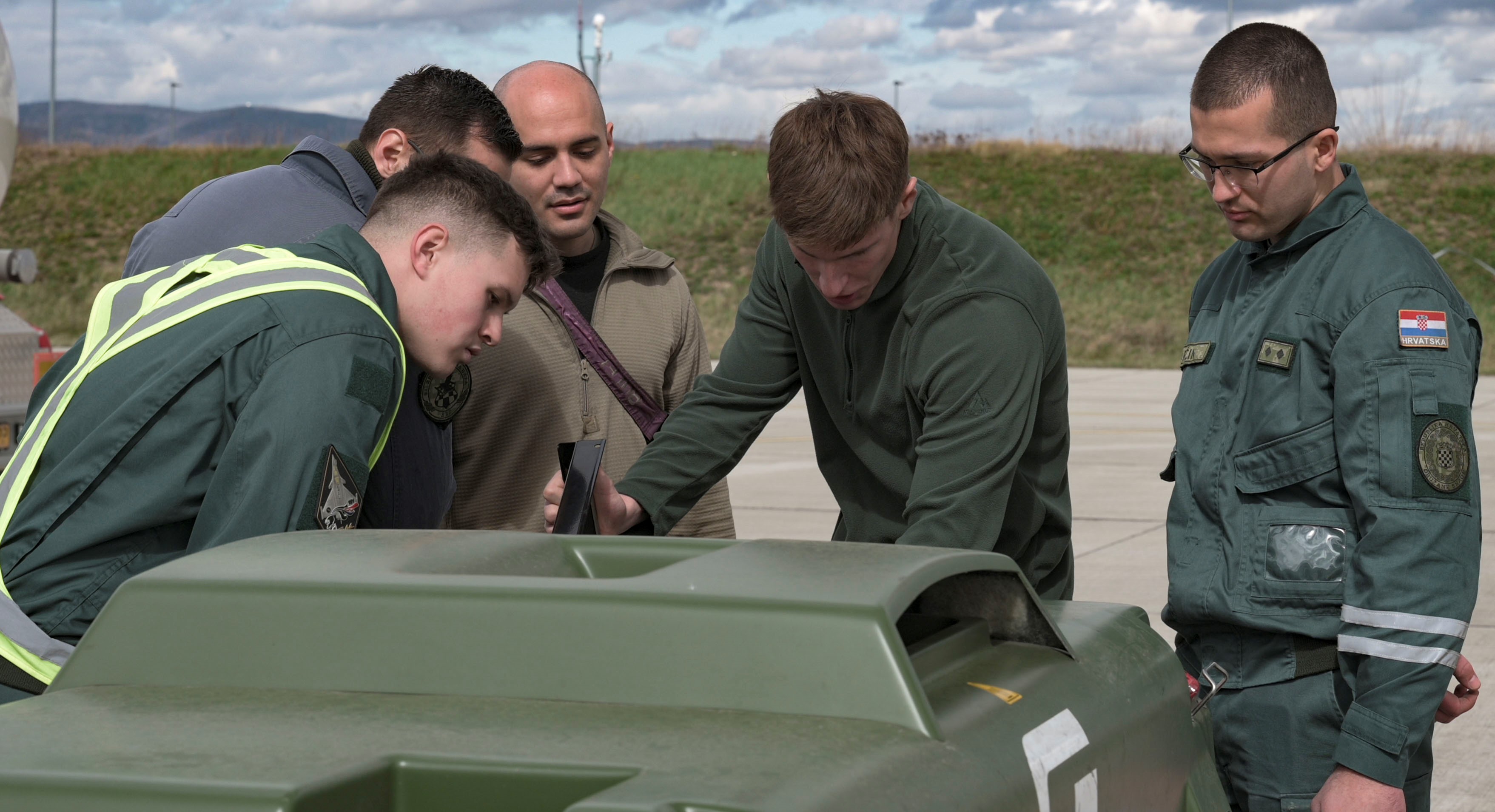 Buzzards touch down in Pleso > Aviano Air Base > Display