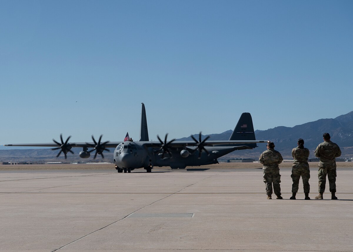 Airmen return from deployment > 302nd Airlift Wing > Article Display