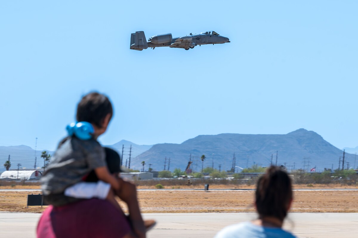 Thunder and Lightning Over Arizona Air Show 2025 Day One > Davis ...