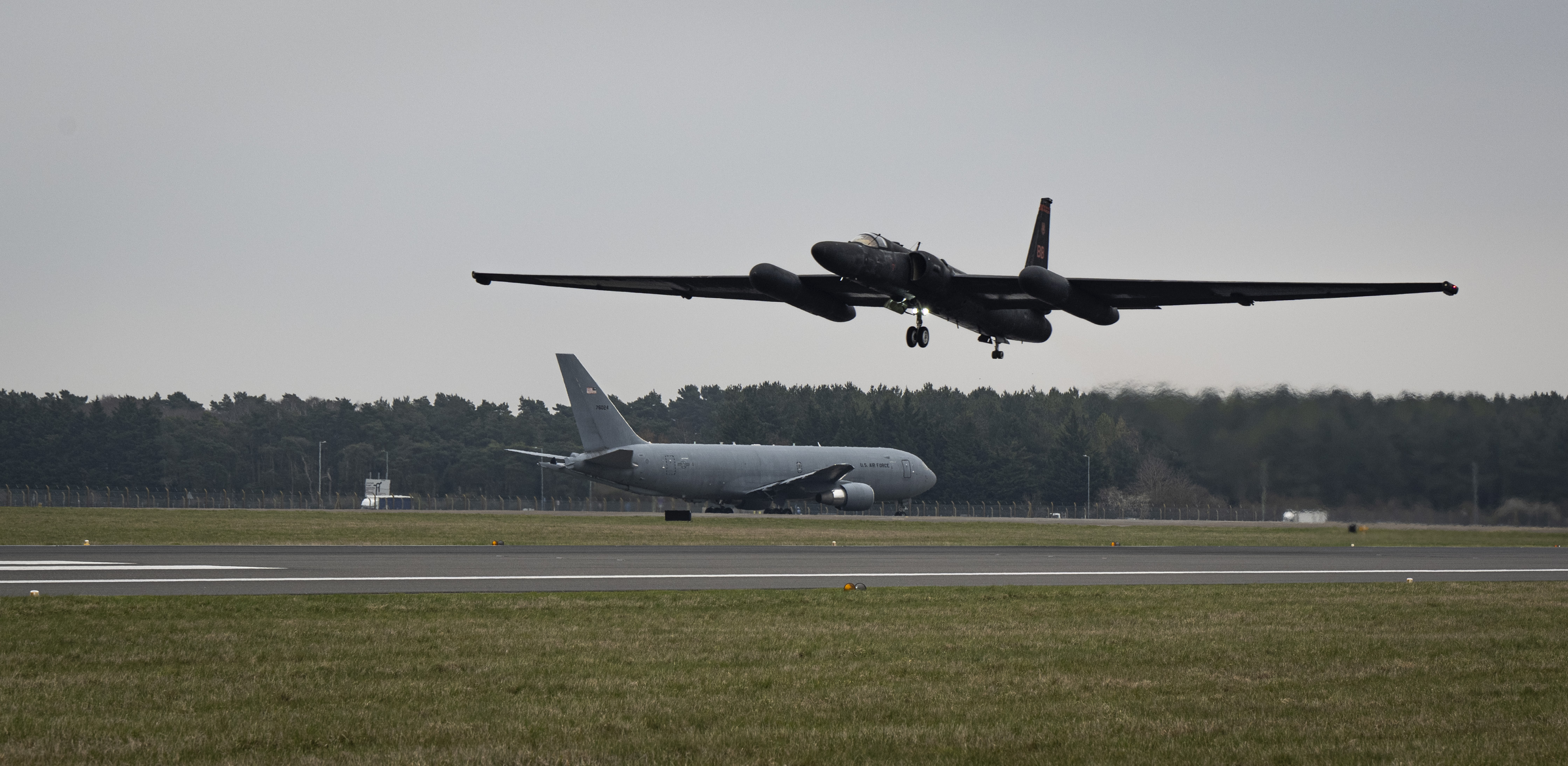 95th RS, 99th ERS Conduct Divert Training > Royal Air Force Mildenhall ...