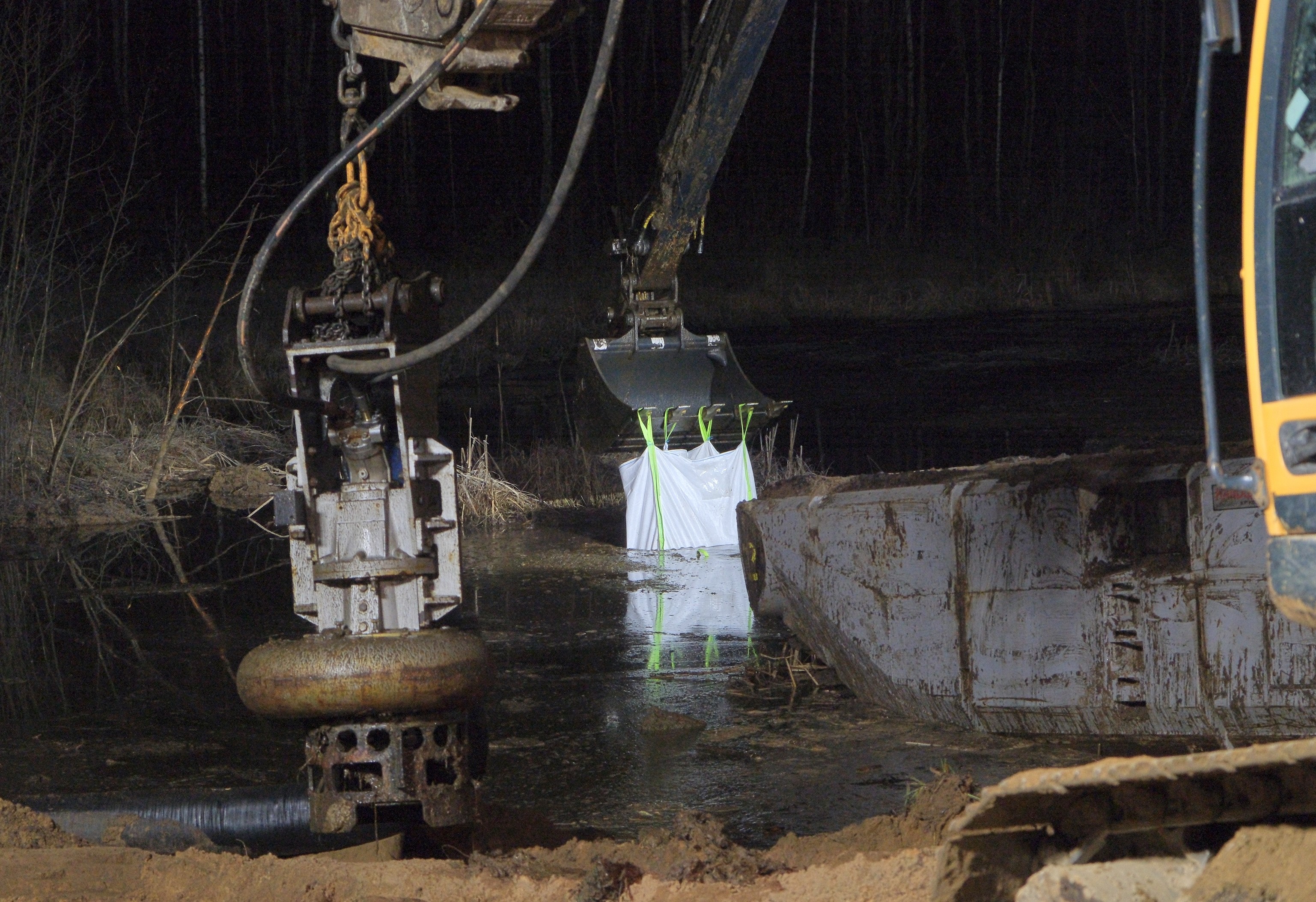 Recovery Efforts Continue at Site of Submerged Vehicle in Search for Missing Soldiers