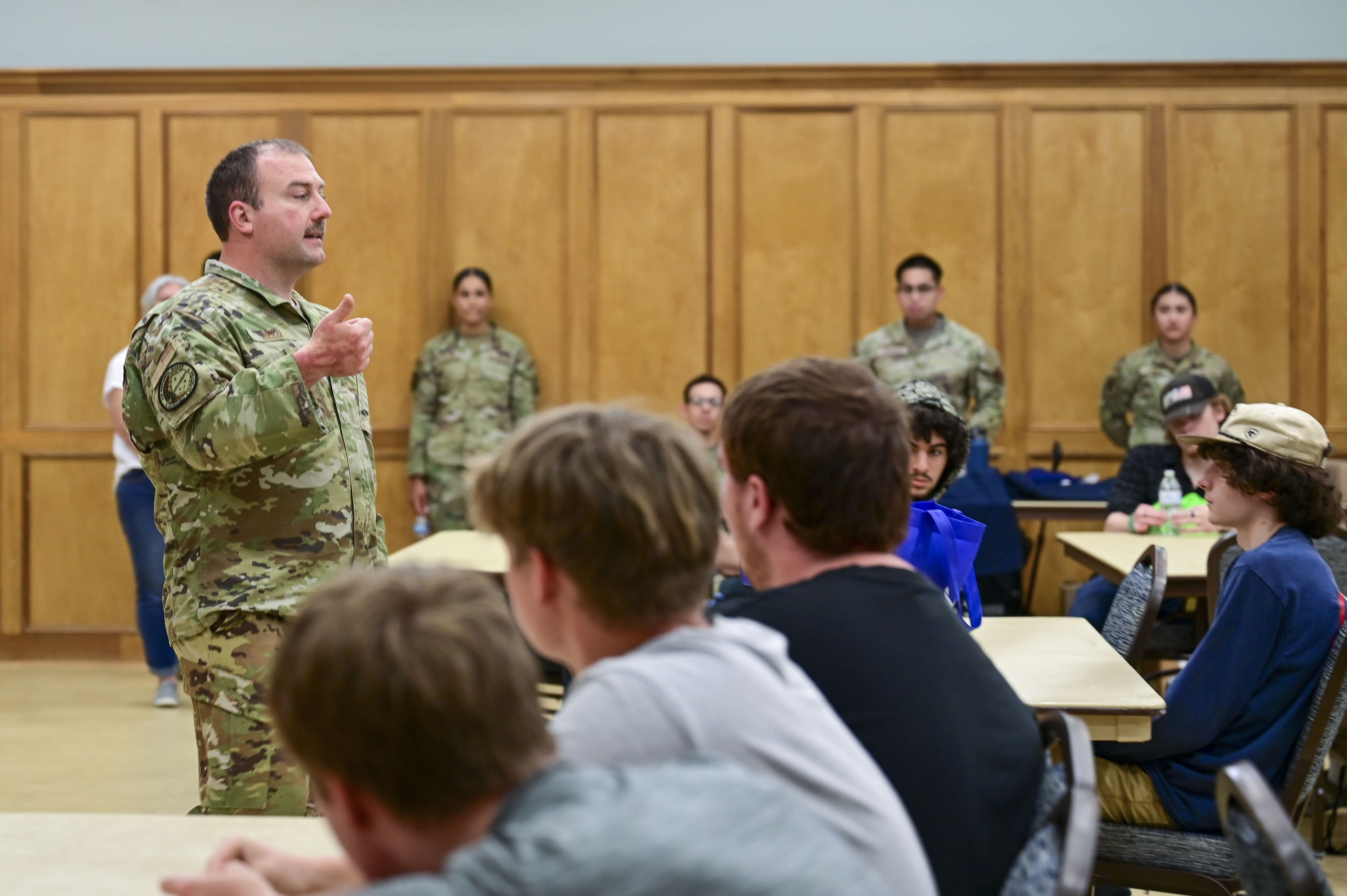 Aim High: Arkansas high school students visit Herk Nation > Little Rock ...