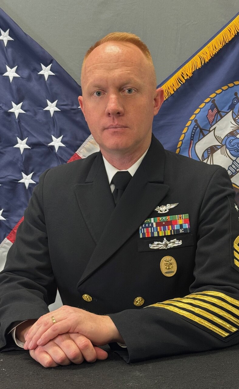 CMC > Commander, Navy Region Europe, Africa, Central > Bio Detail